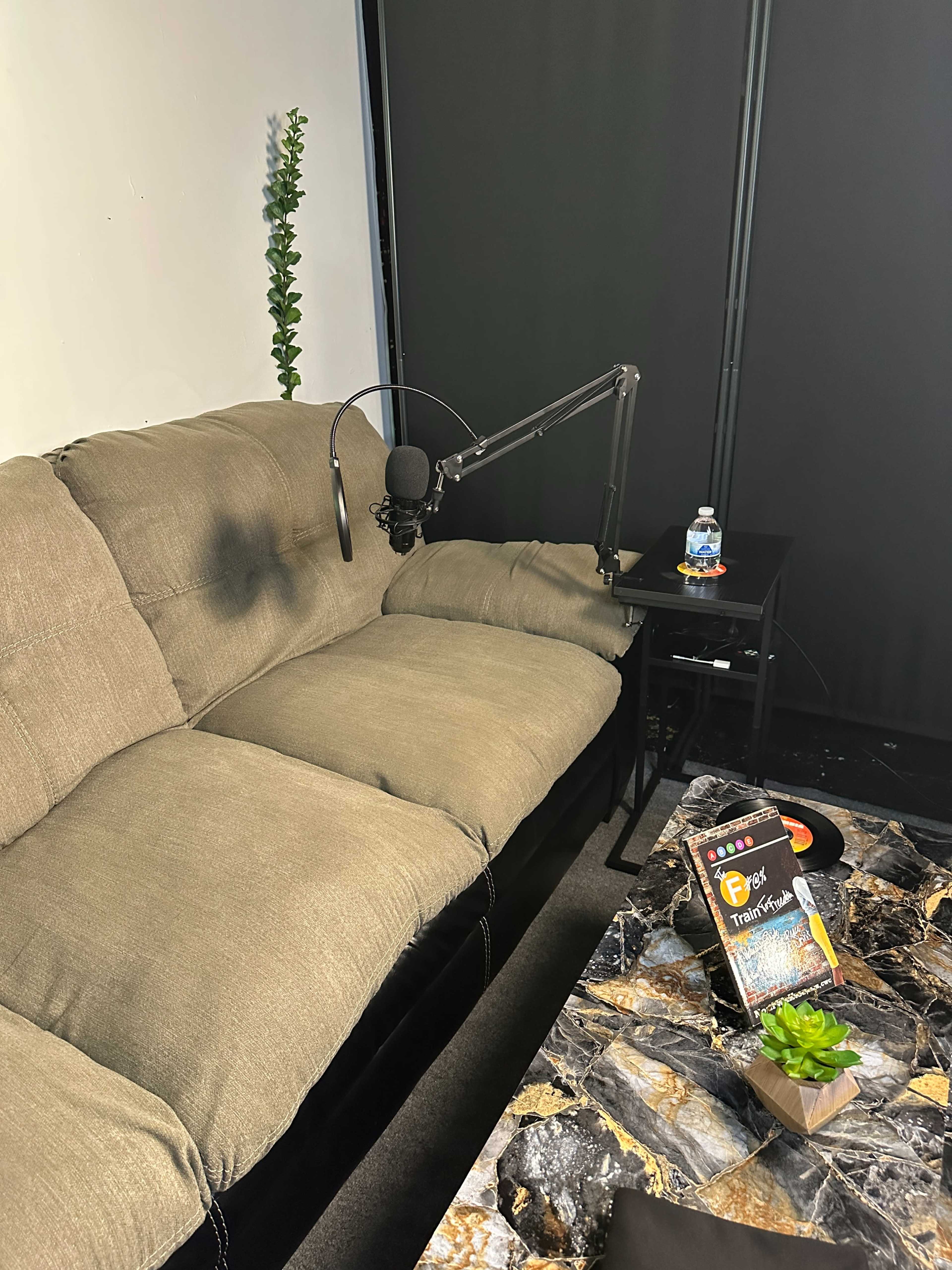 Lounge-Style, Relaxed Podcast Space, Atlanta, GA | Production | Peerspace