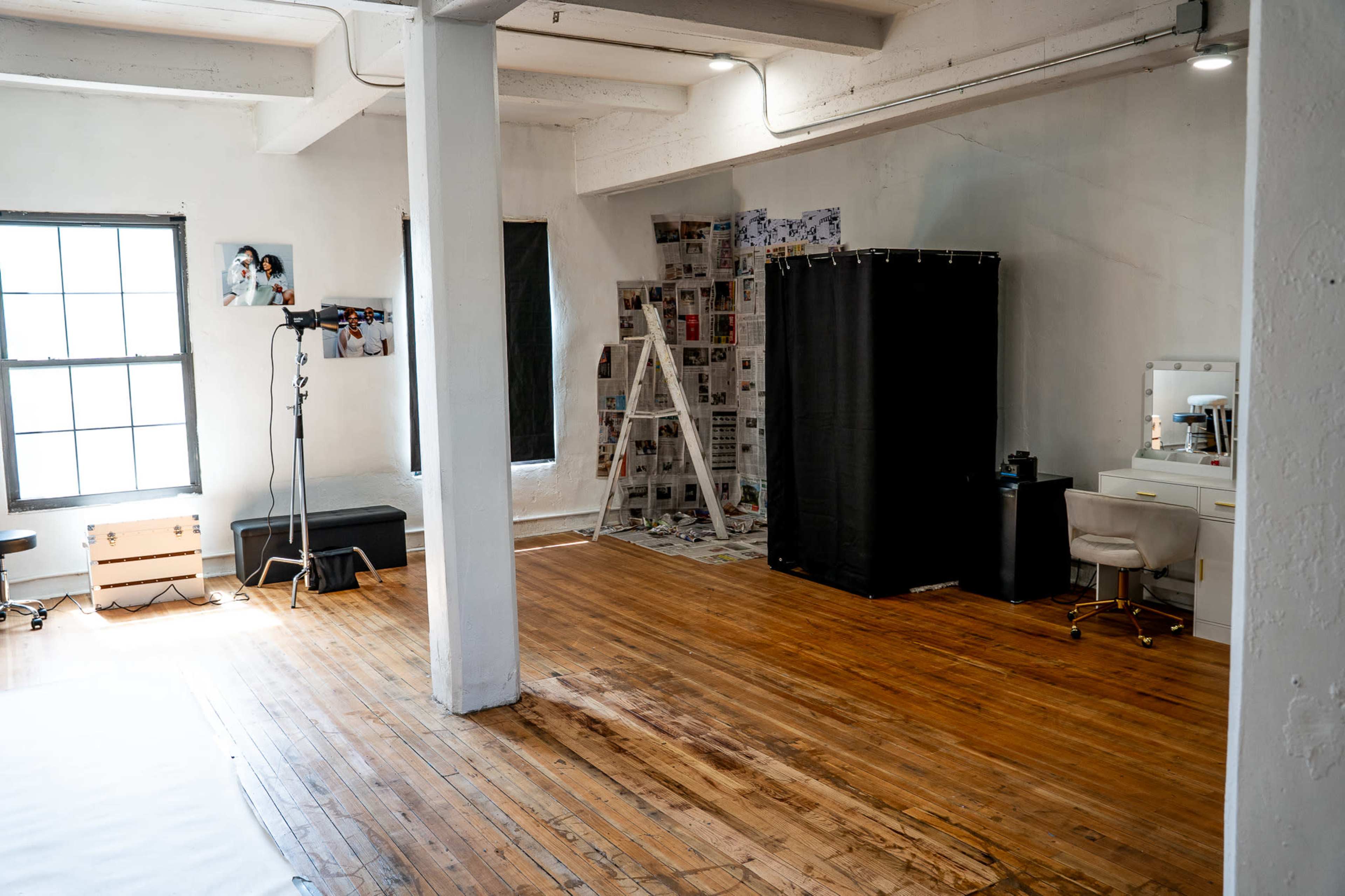 TD Photo Studios | Chic Lighted Studio Loft with White Brick ...