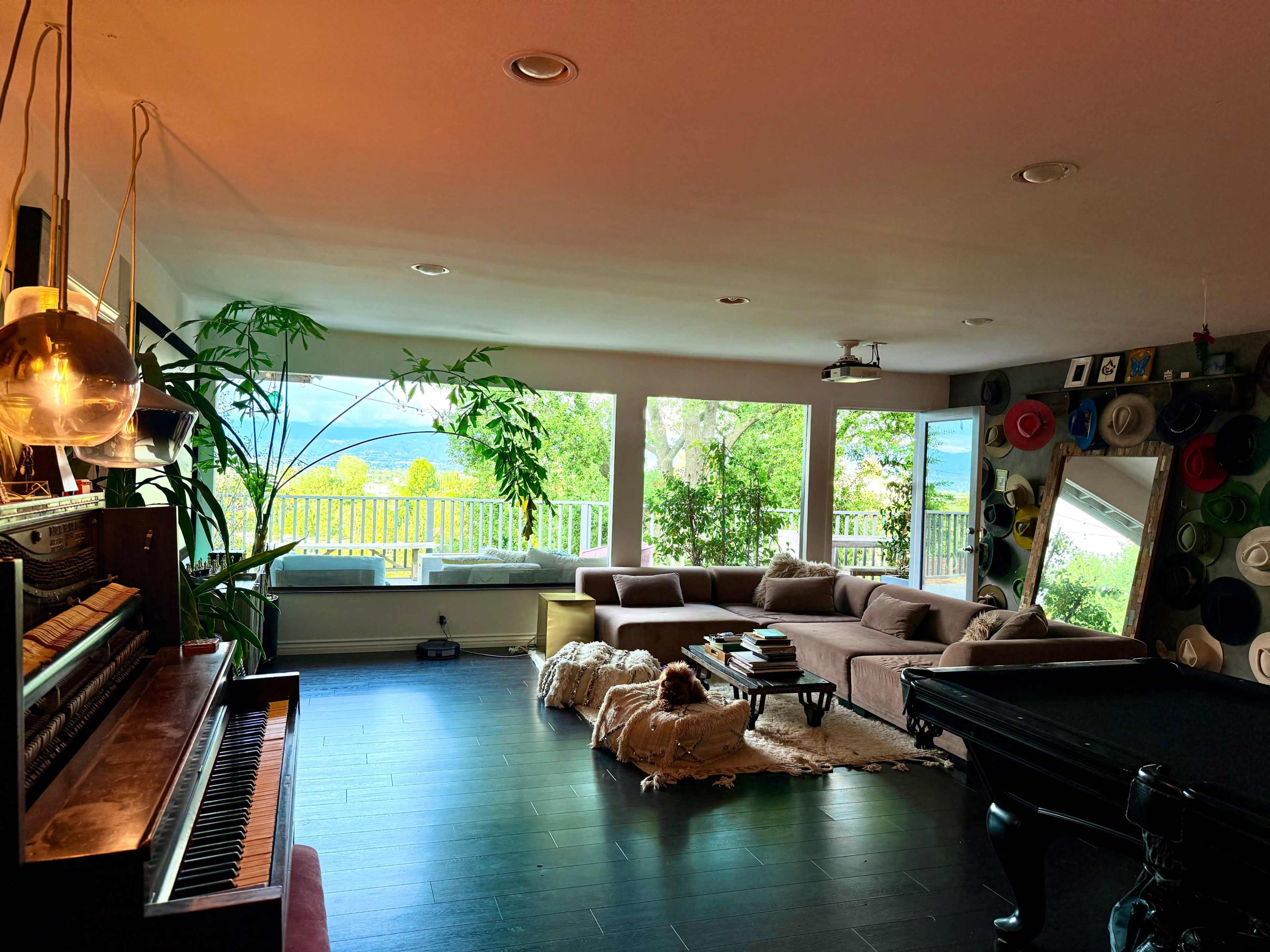 Sherman Oaks Bungalow Hideaway with Pool table, Piano, Fire Pit and ...