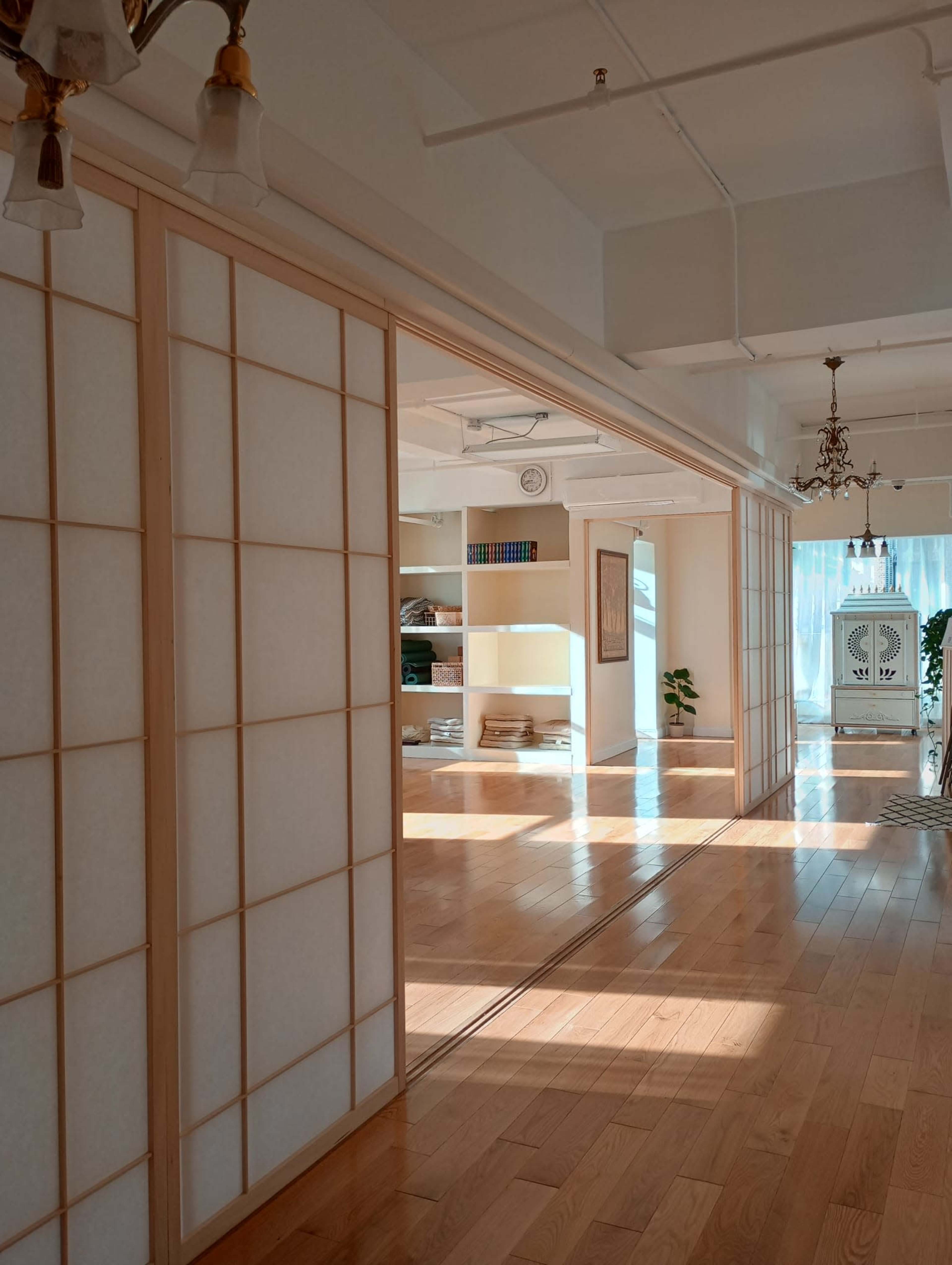 Bright & Airy Production Studio in Chelsea, New York, NY | Production ...