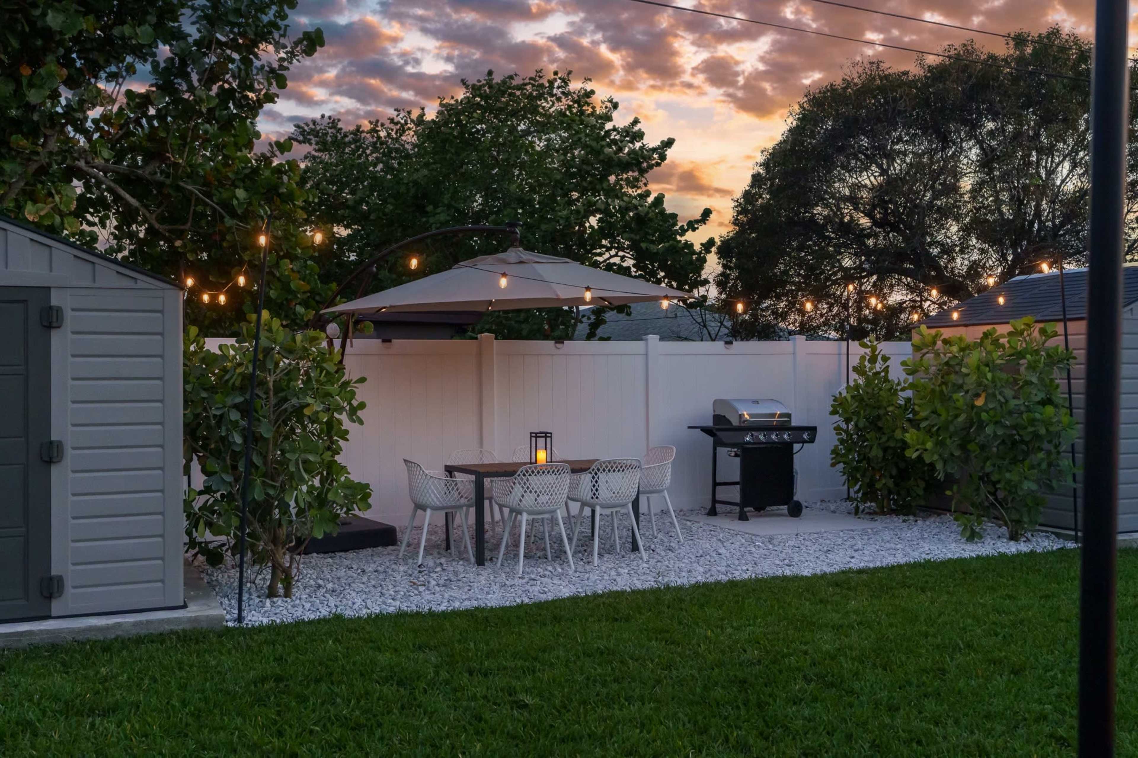 The Oasis Lounge | Beautiful Home with Oasis Backyard & Outdoor Theater ...