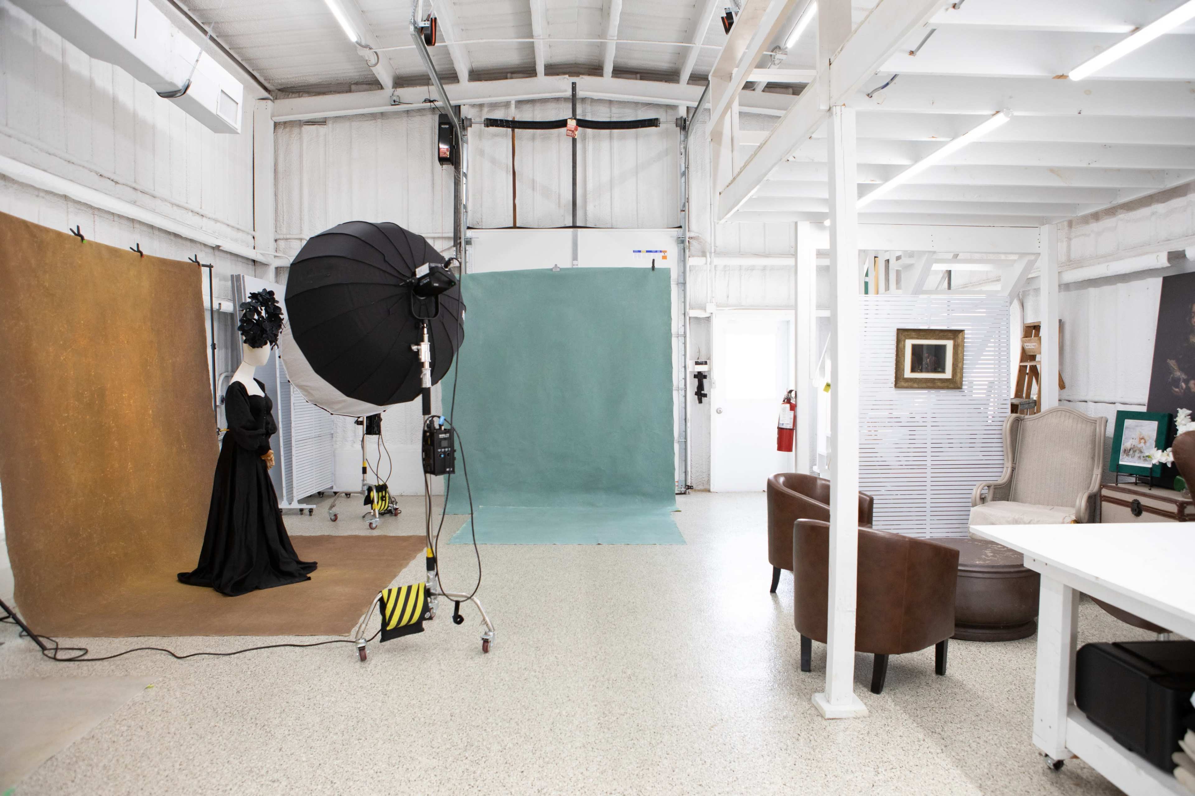 Stand alone warehouse studio with open floor plan for multiple shooting spaces, San Marcos, TX ...