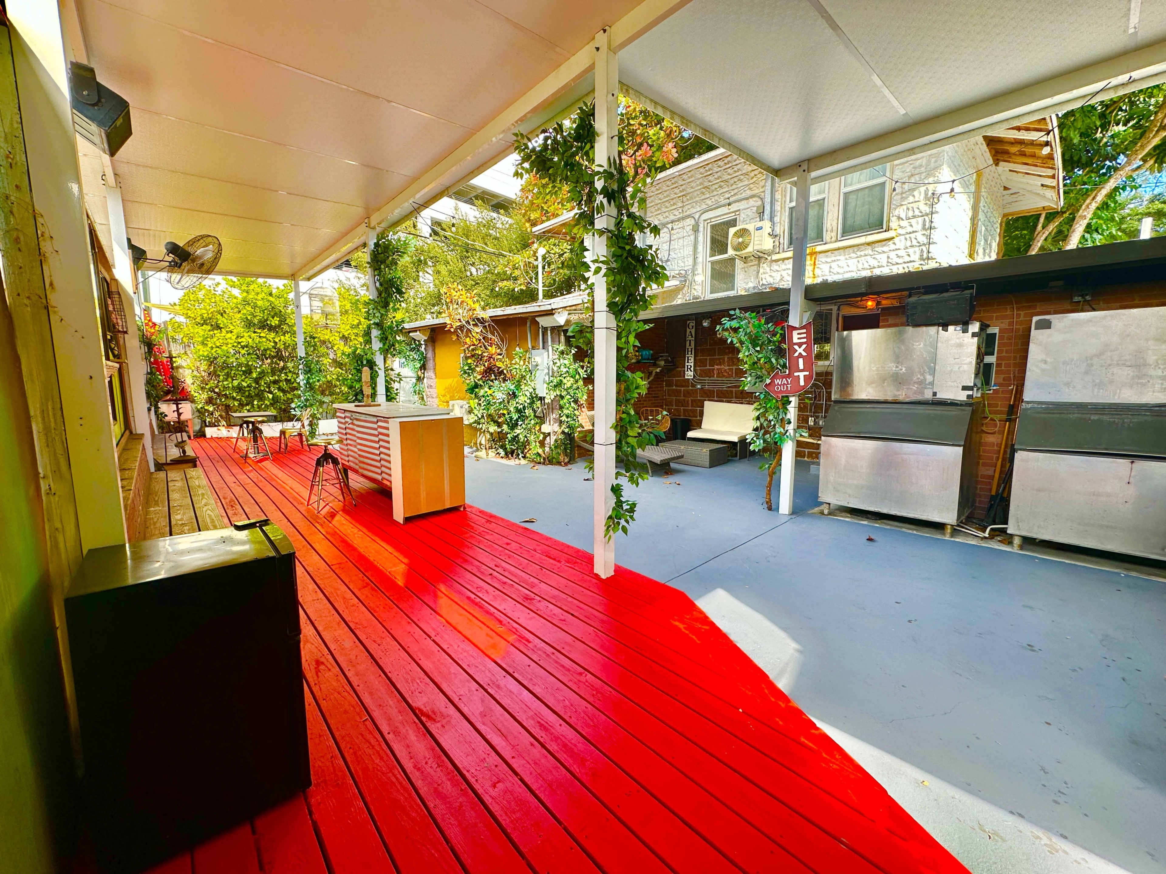 Jamrock Bunnies Photo Spot - Theme Rooms, Miami, FL | Production ...