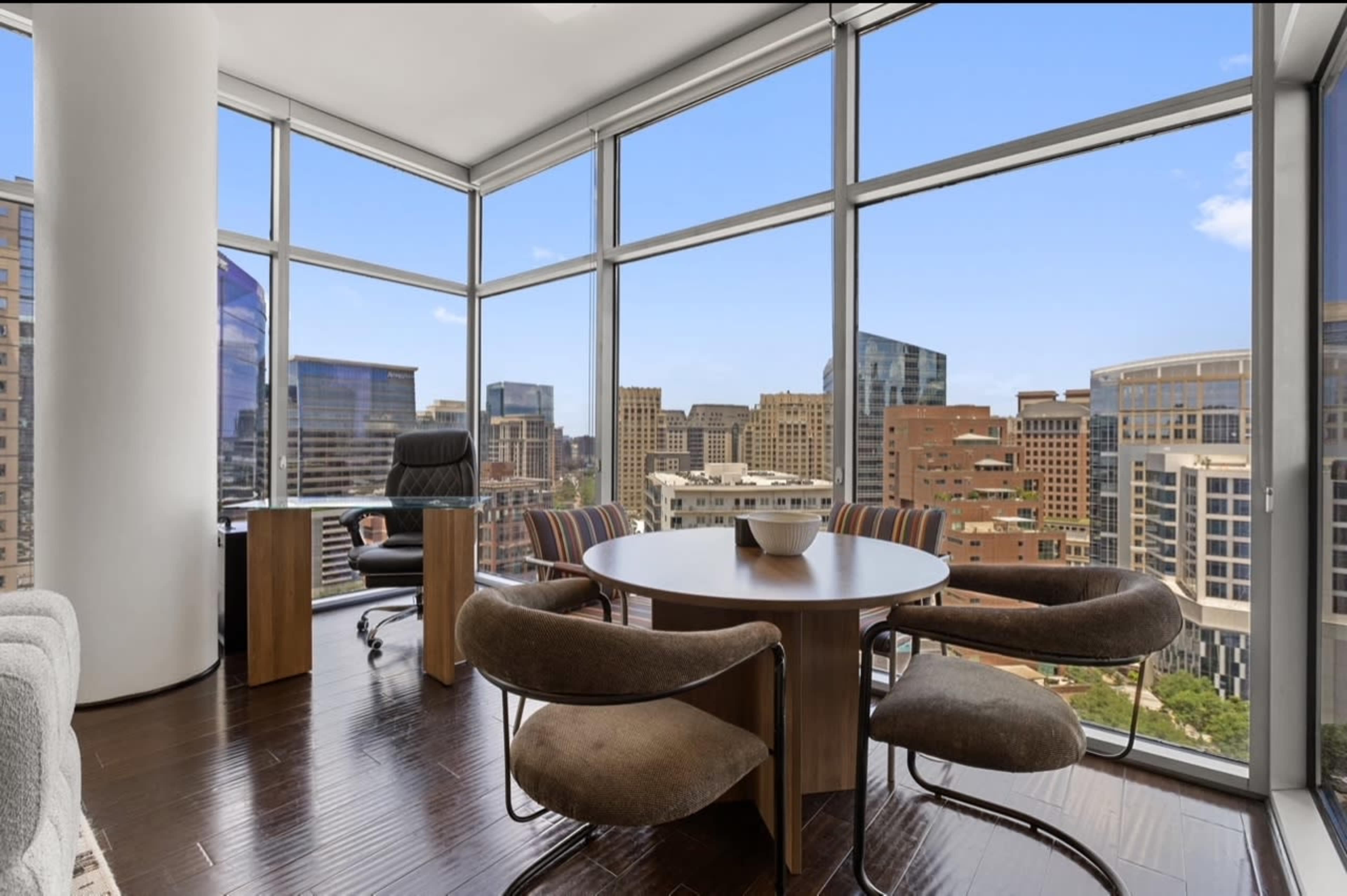 Picture-Perfect Cityscape: High-Rise Film & Event Studio, Dallas, TX ...