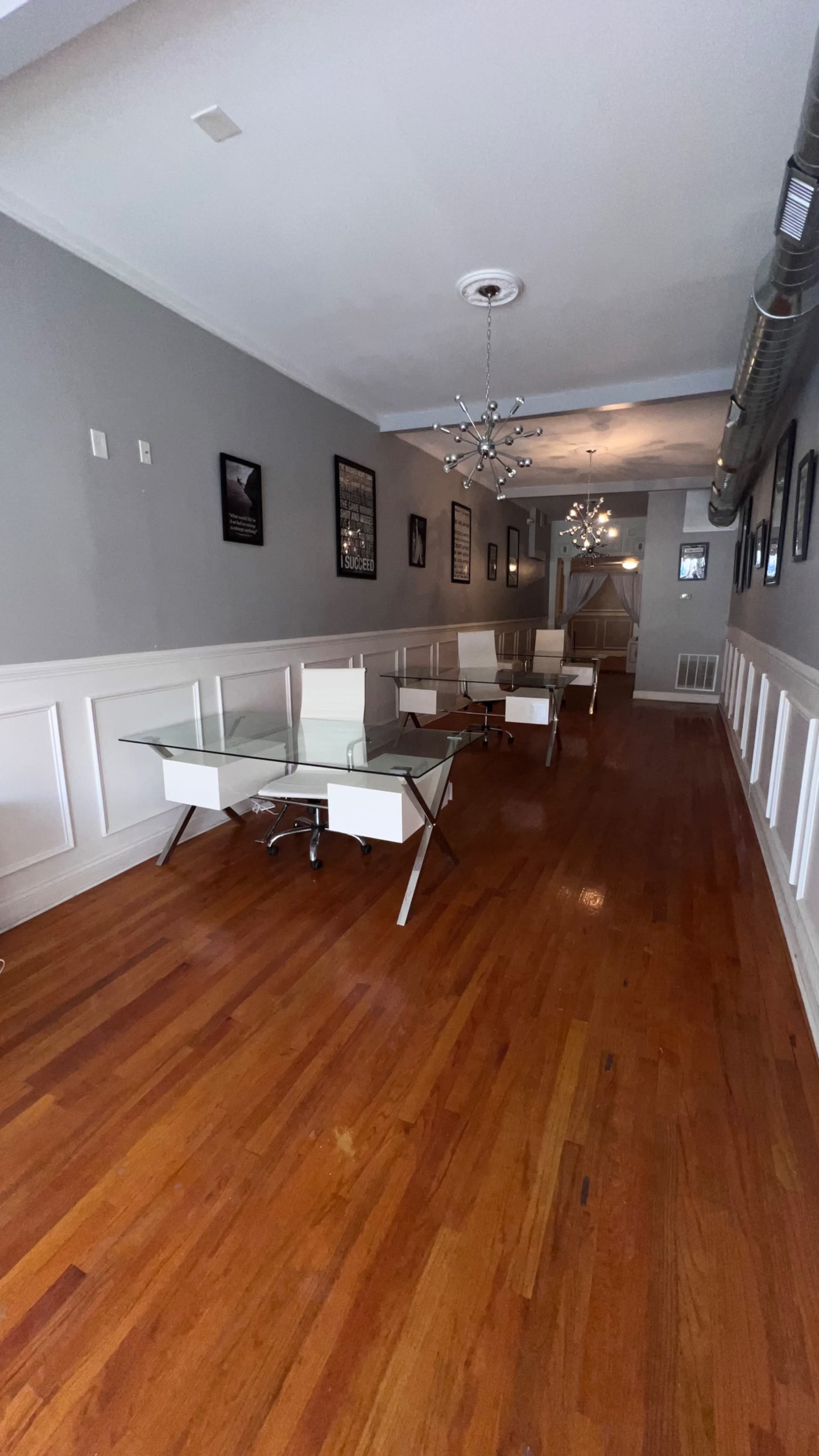 Upscale Store Front, Chicago, IL | Off-Site | Peerspace