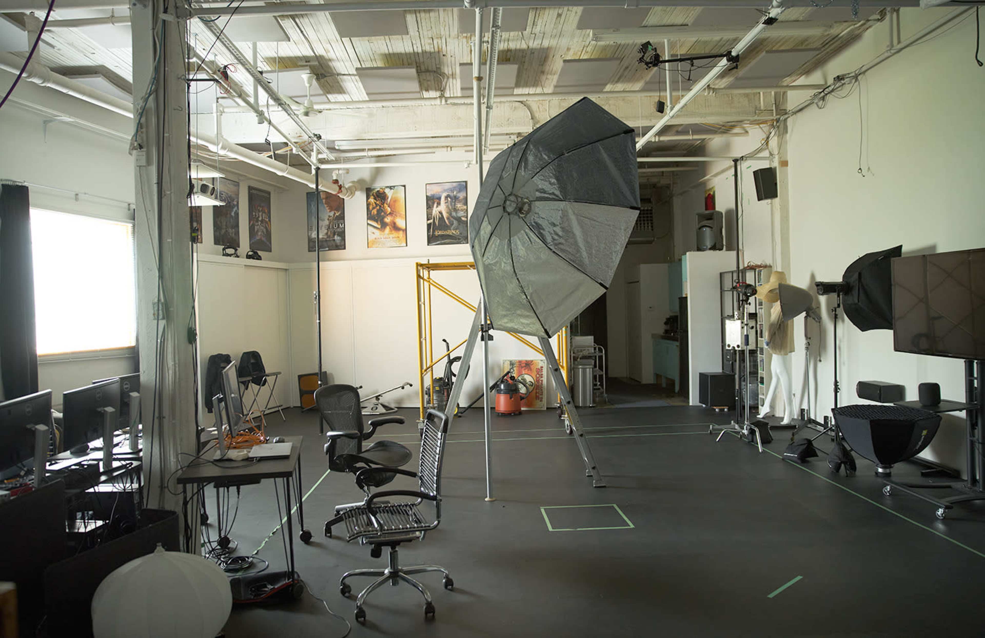Excellent Studio Work Area - South Vancouver, Vancouver | Production ...