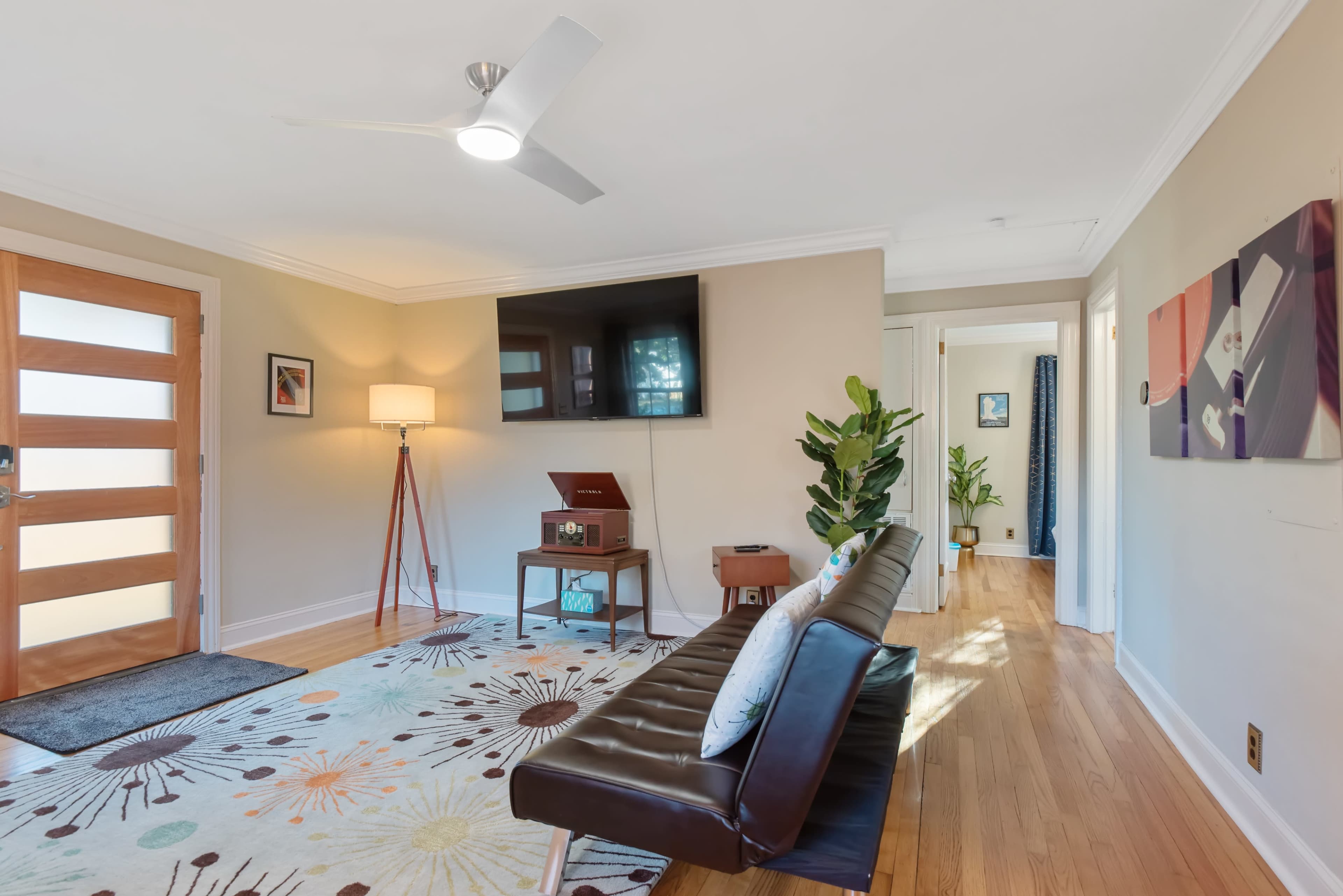 Restored 1950's Retro Themed Home, Raleigh, NC | Off-Site | Peerspace