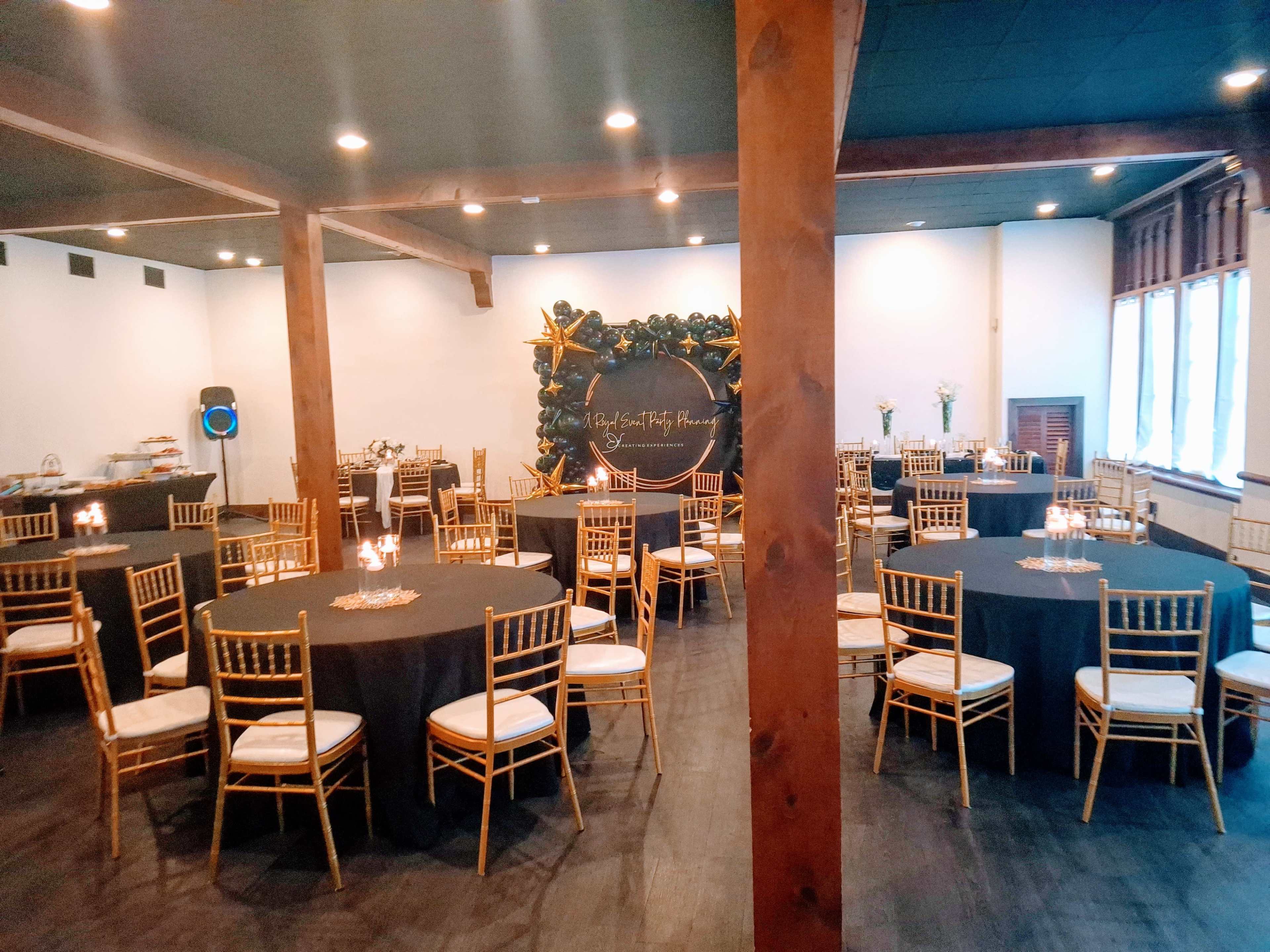 A Beautiful Venue Combines the Vibrancy of a Cityscape With Elegant and ...