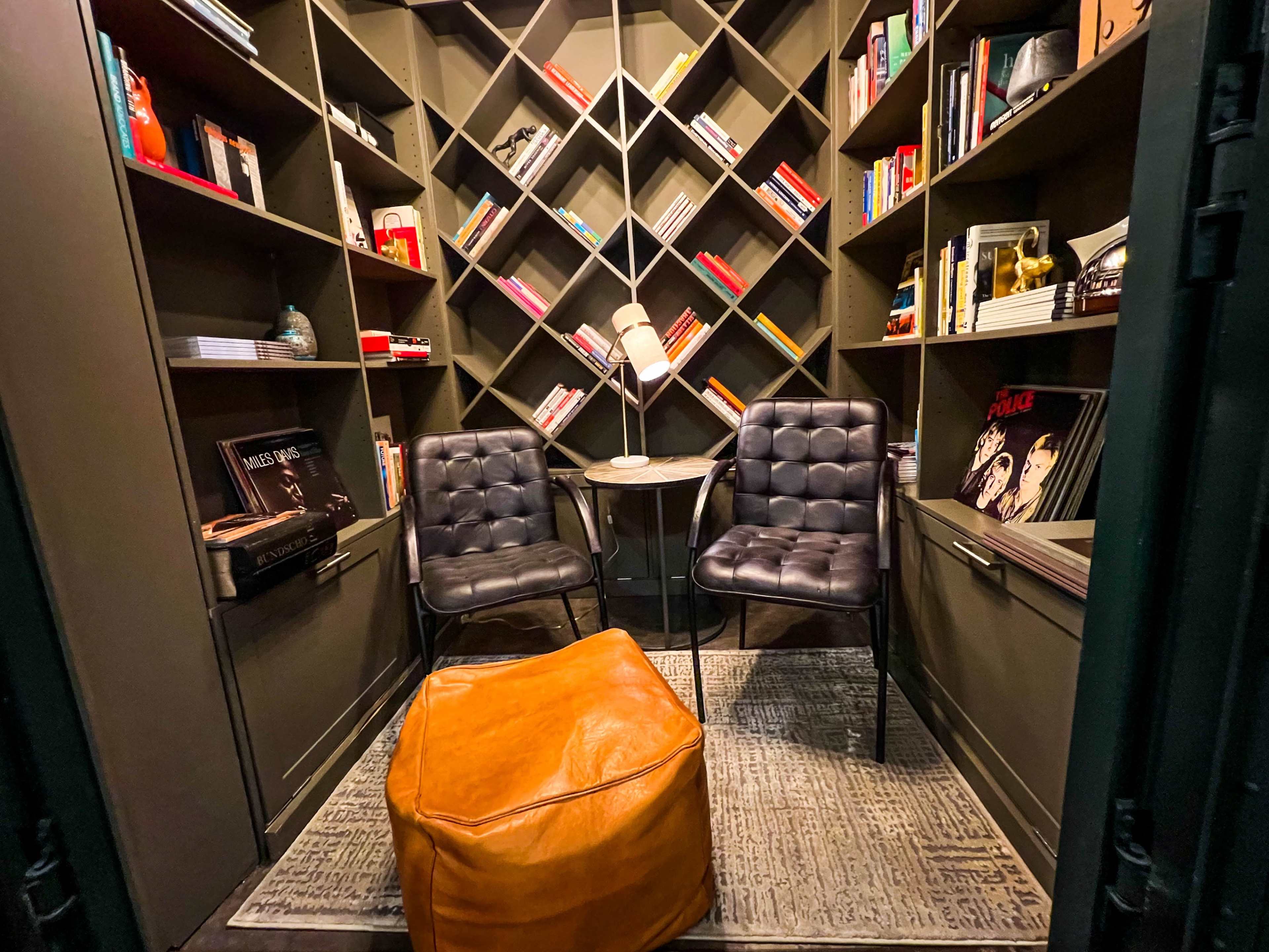 Art-Filled, Vintage Wicker Park Bucktown Venue, Chicago, IL | Off-Site ...