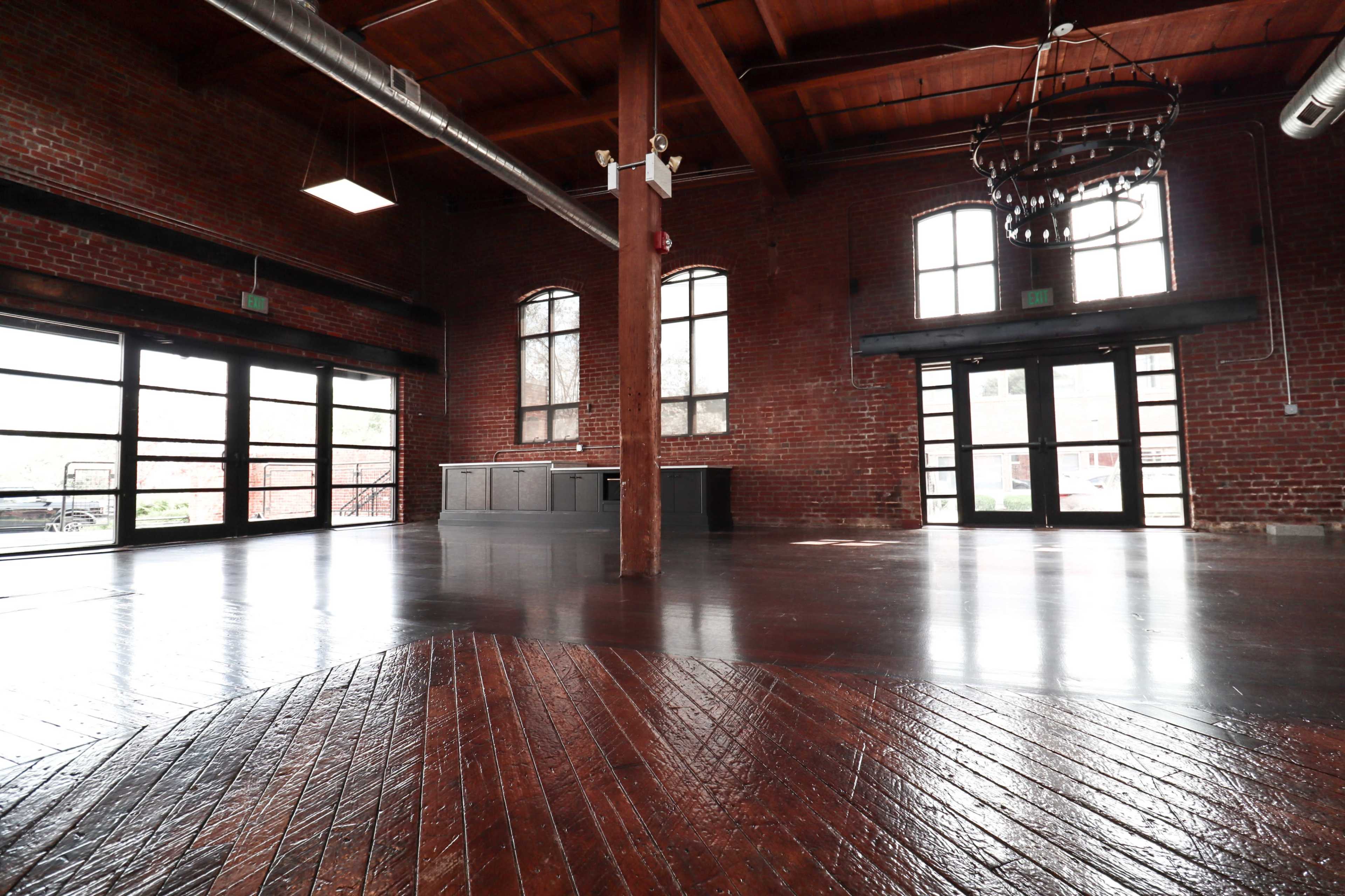 Downtown Industrial Event Venue, Owensboro, KY | Event | Peerspace