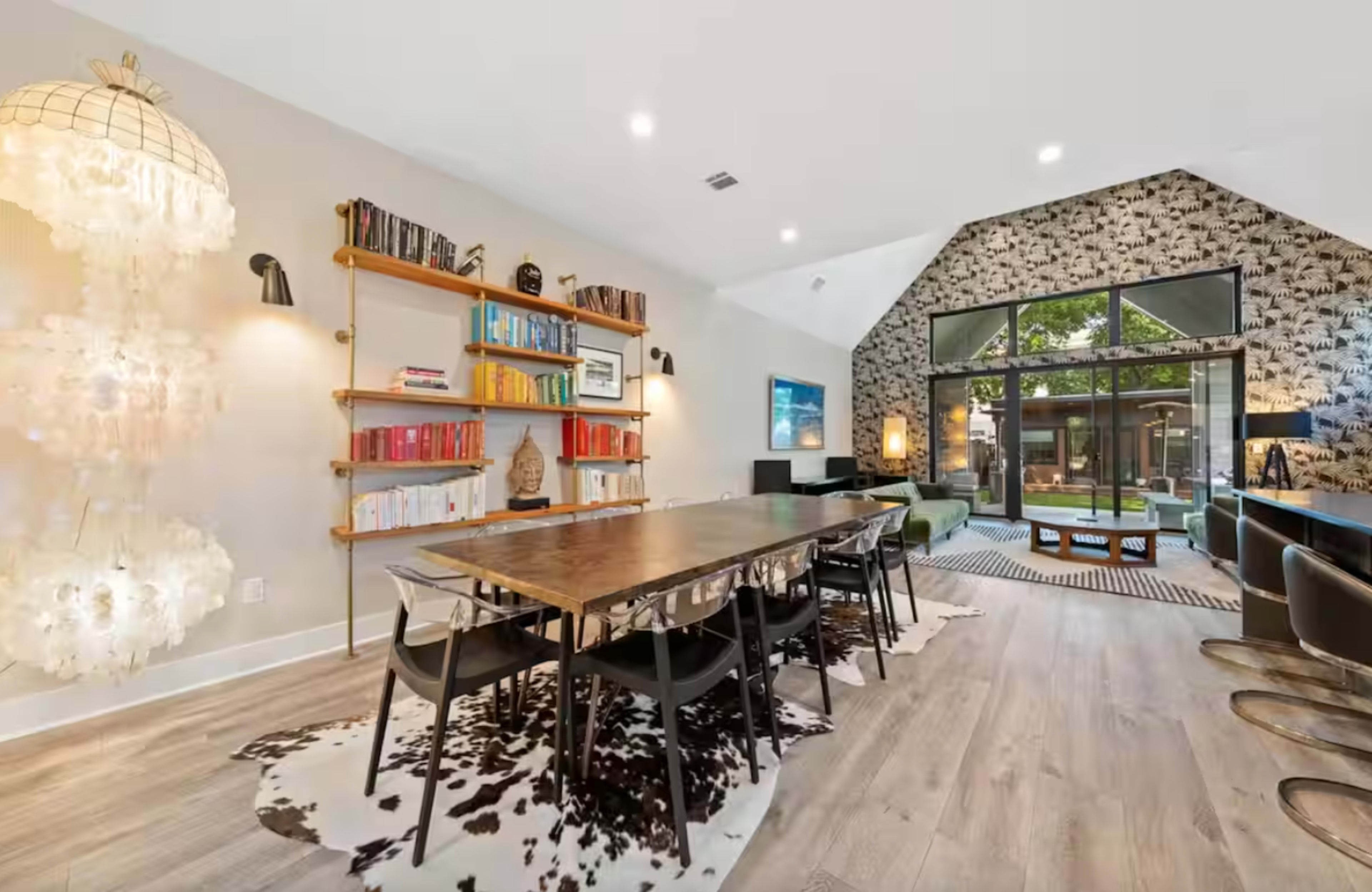 Amazing Modern Retreat | Work & Play, Austin, TX | Off-Site | Peerspace