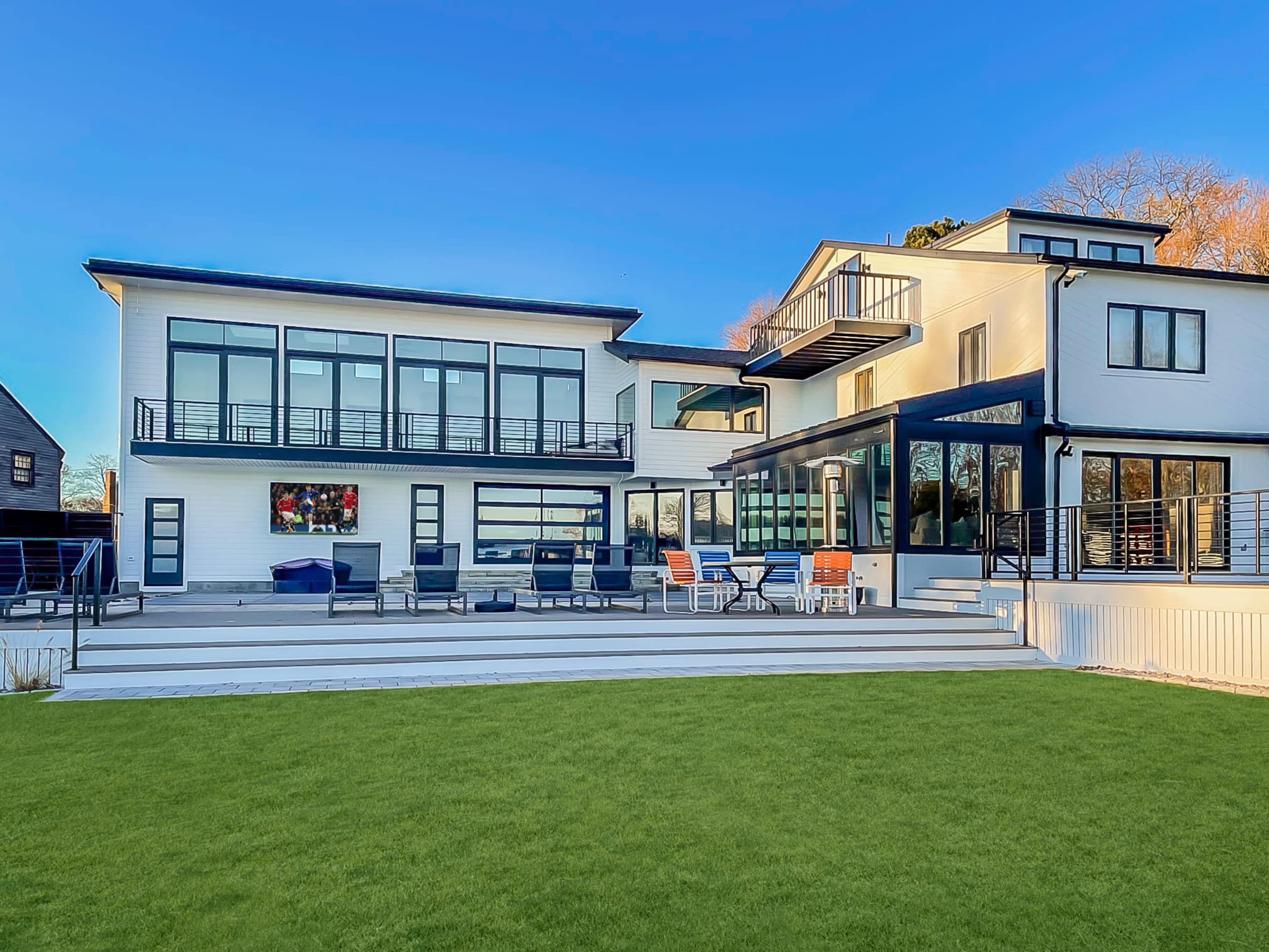 Oceanfront Vintage MANSION with 70's/80's style, Arcade, Indoor Bar ...