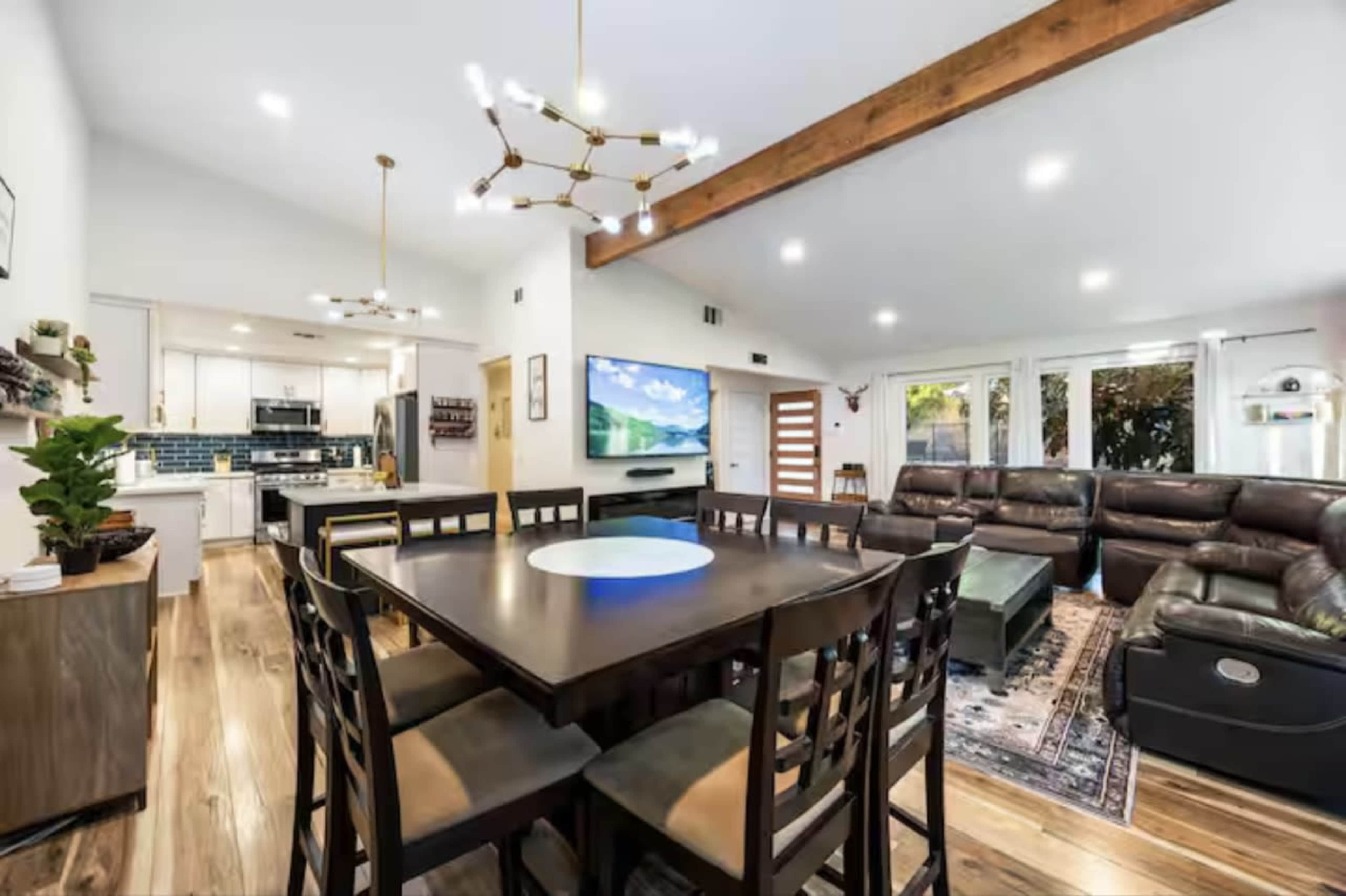 Riverside Retreat: Spacious Duplex with Pool, Spa, & Scenic Views, Fair ...