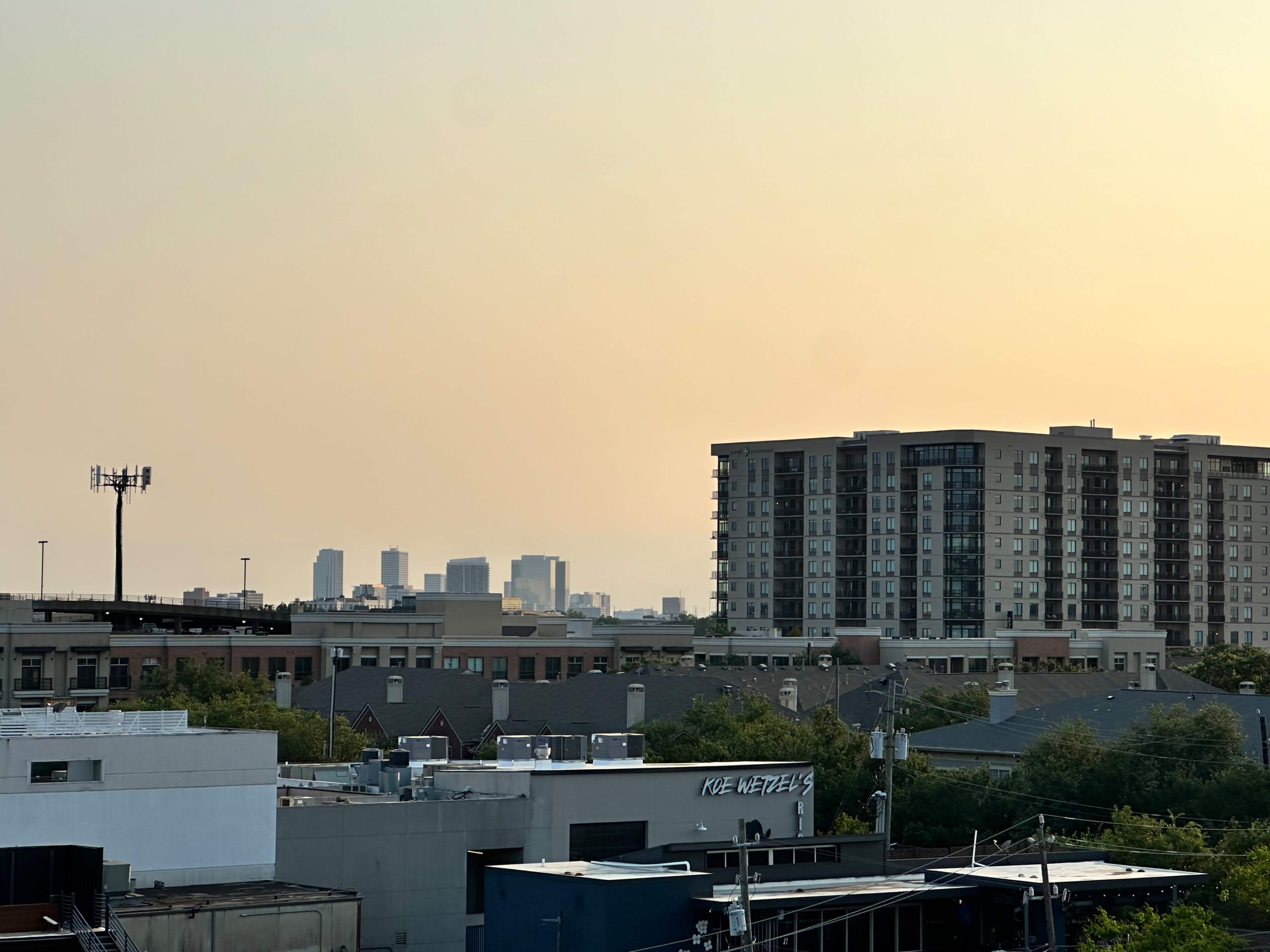 Photo-Ready MCM Space w/ Rooftop & City Views, HOUSTON, TX | Production ...