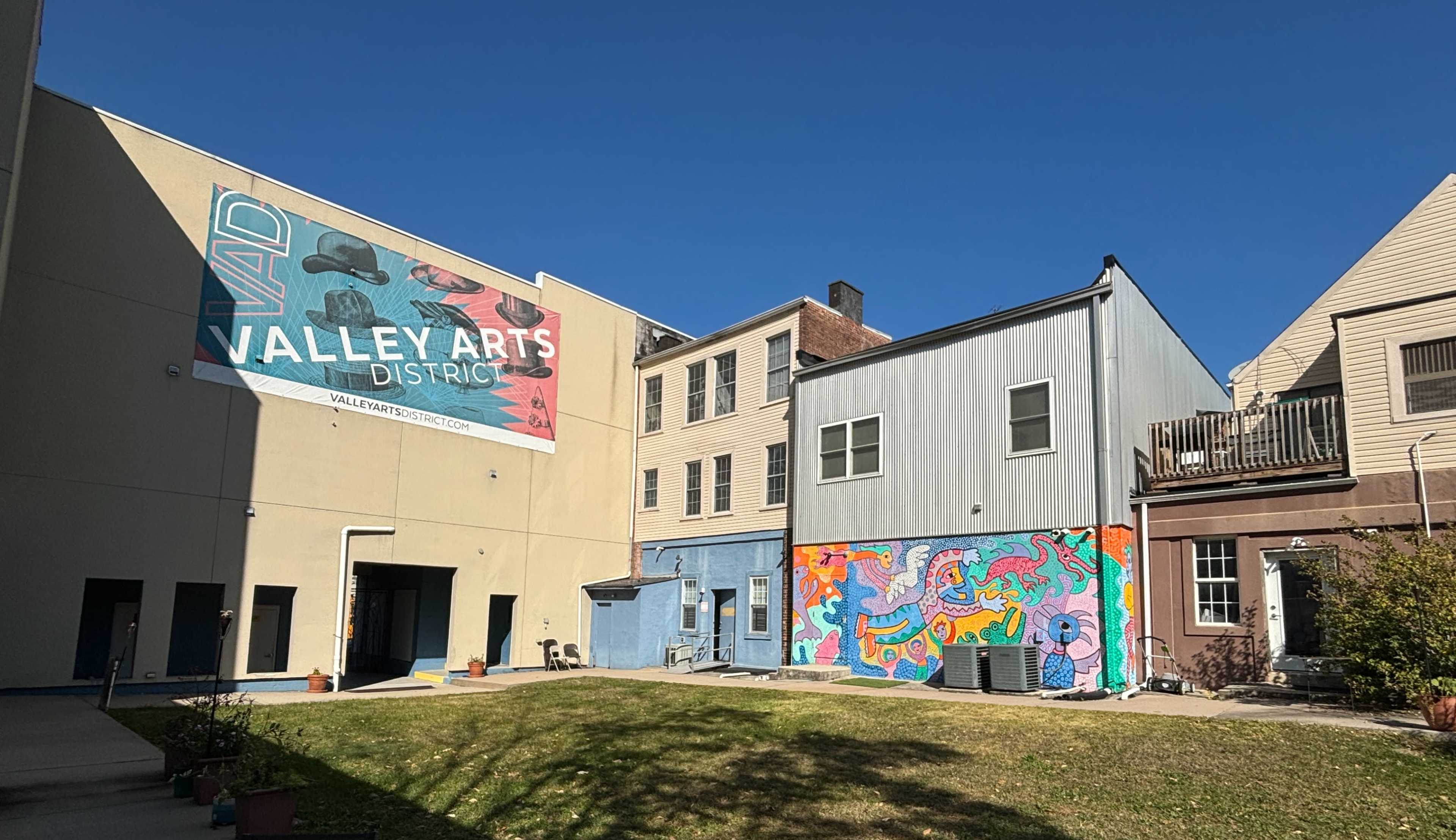 Theo Devaney Acting Studio | Hip Exposed-Brick Studio + Outdoor Space ...