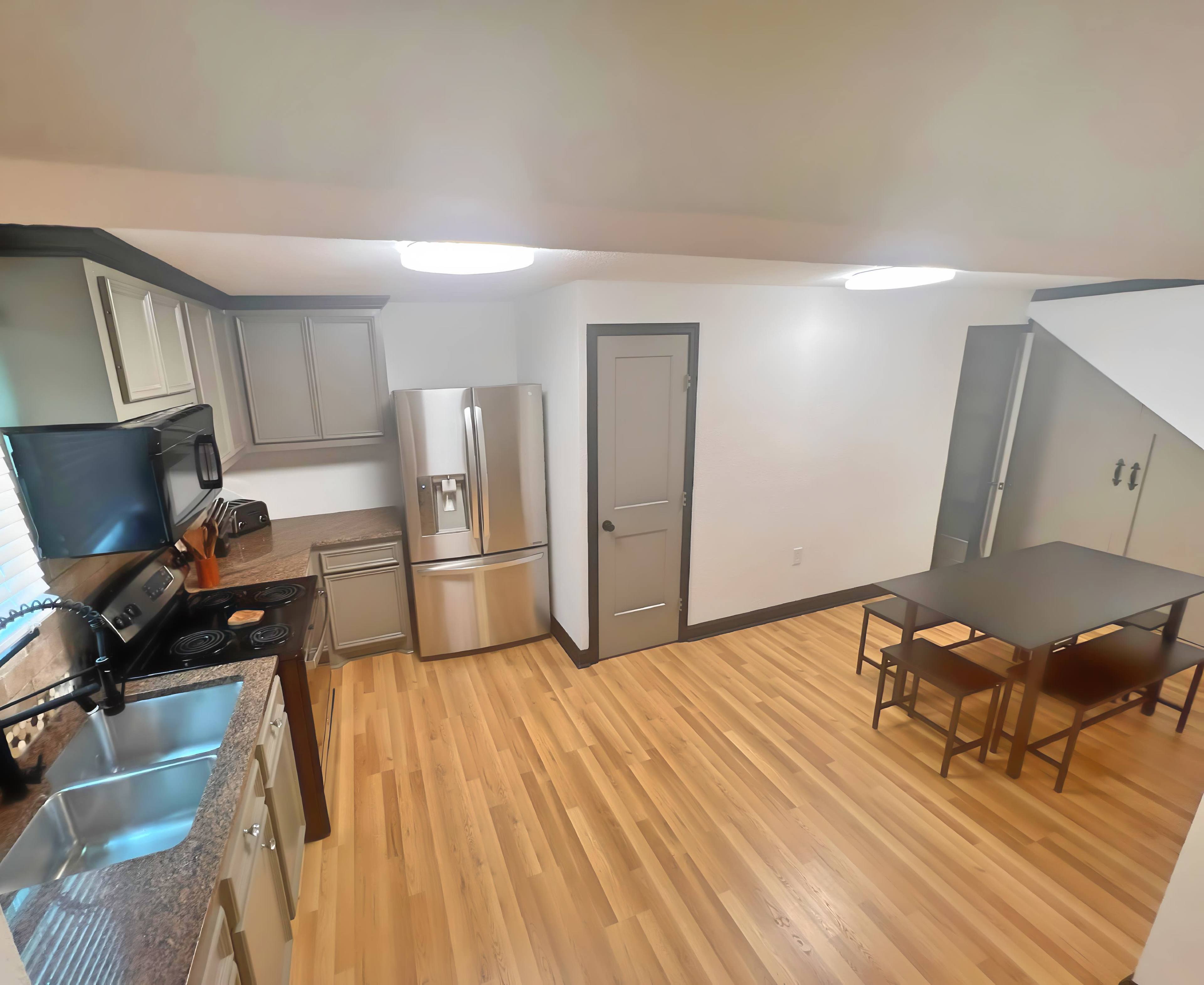 Flawless Red Spaces | Inner city Cottage!, Houston, TX | Production ...