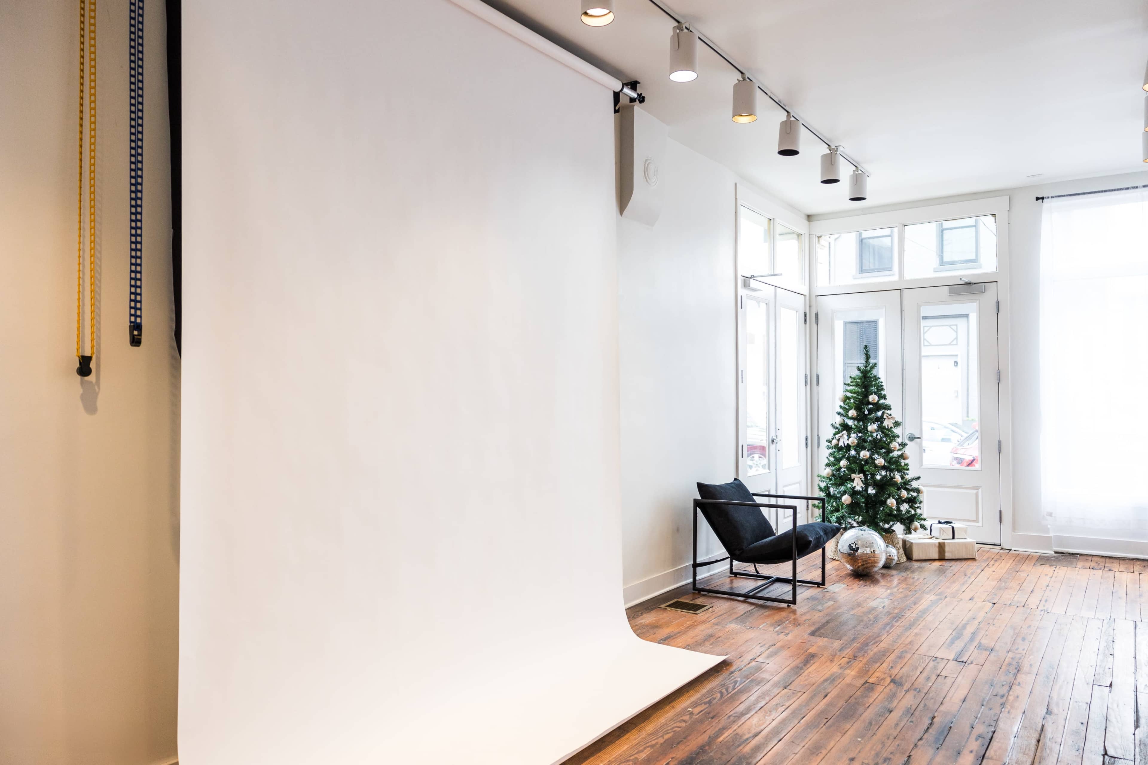 Studio Eleven | Downtown Urban Minimal Natural Light Studio Space ...