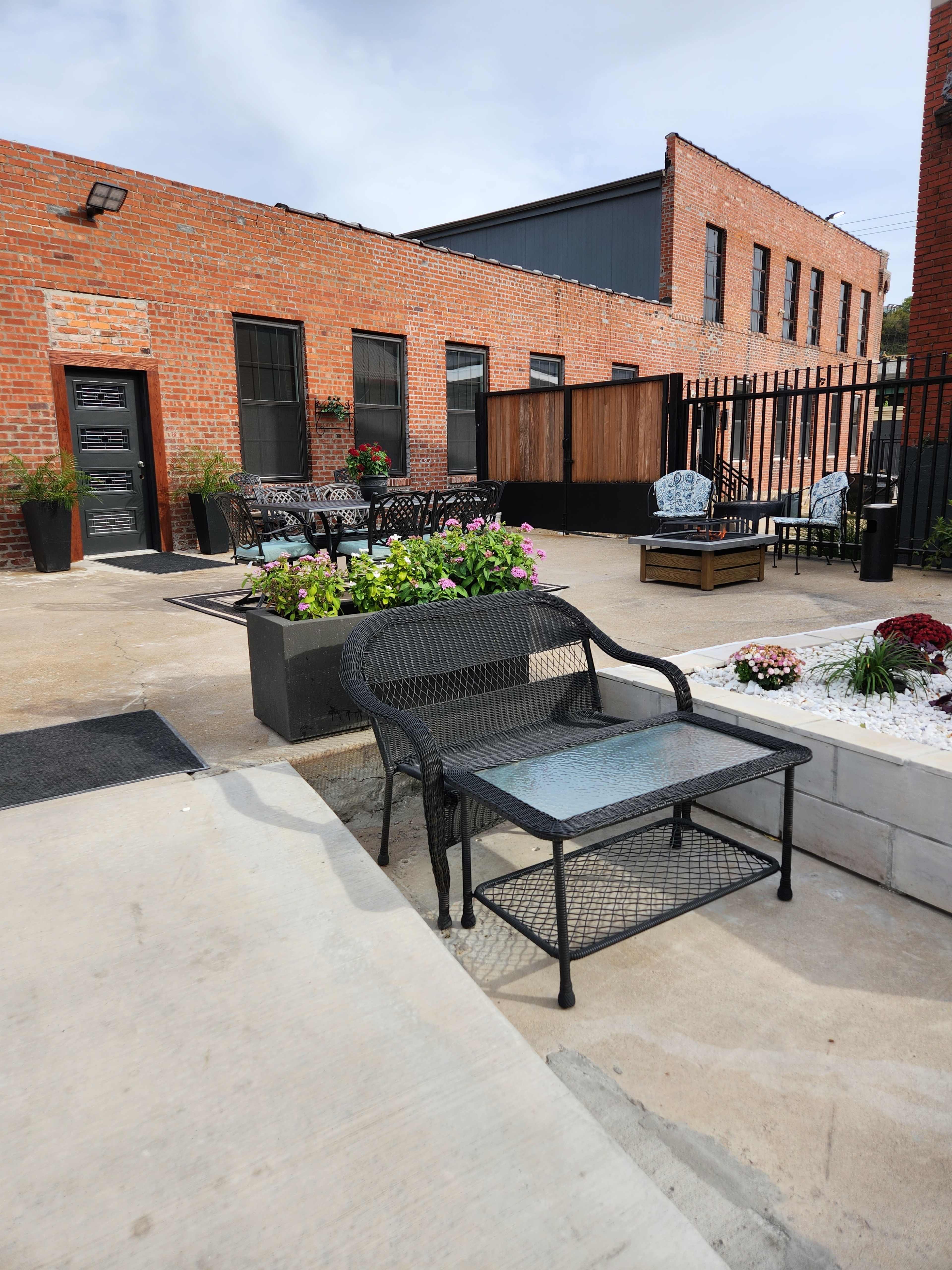 Riverview Event Space offers Contemporary Space Located on the Missouri ...