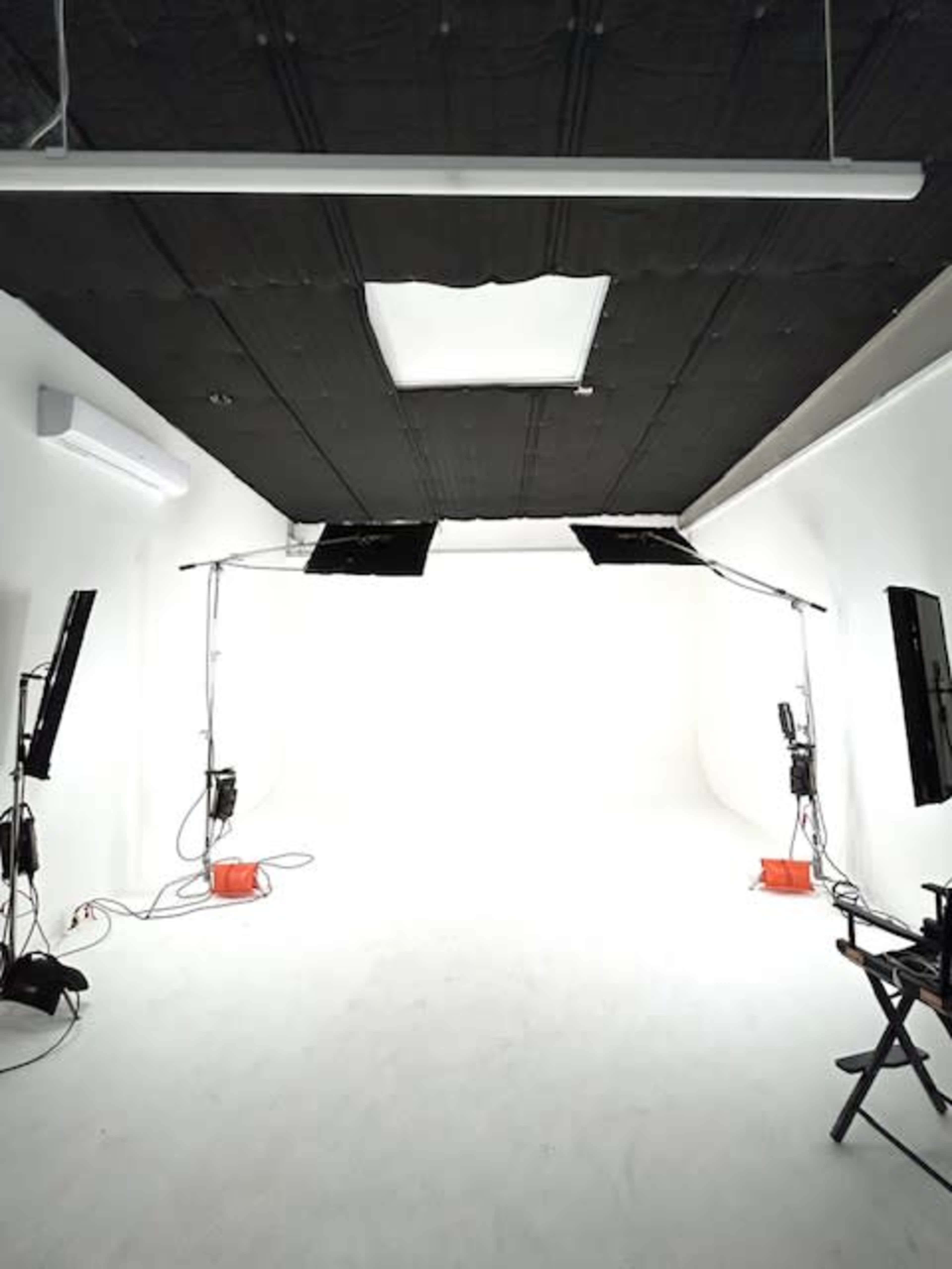 White CYC in Burbank, Burbank, CA | Production | Peerspace