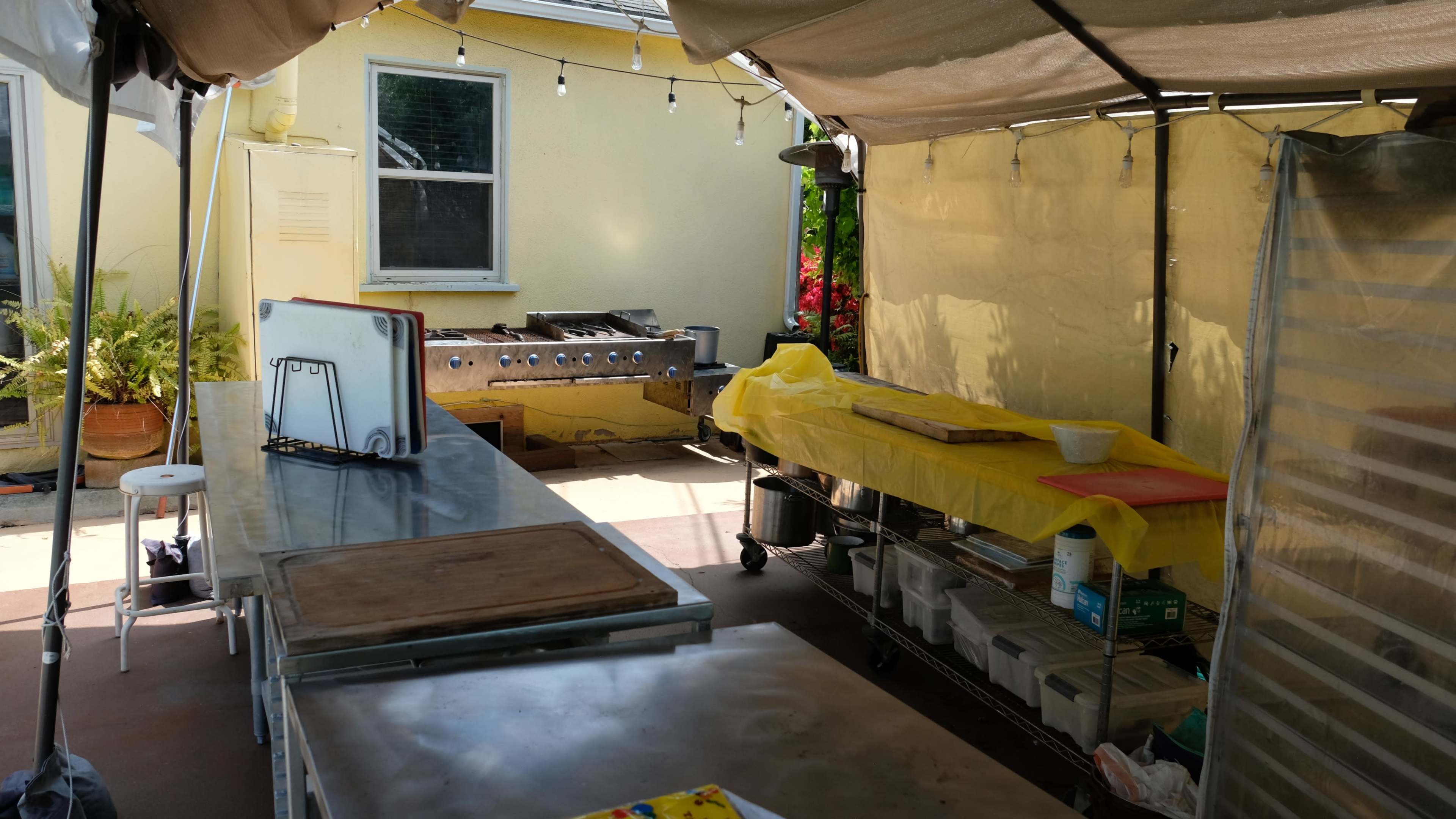 Overland Pool House | Urban oasis with a large pool, Culver City, CA ...