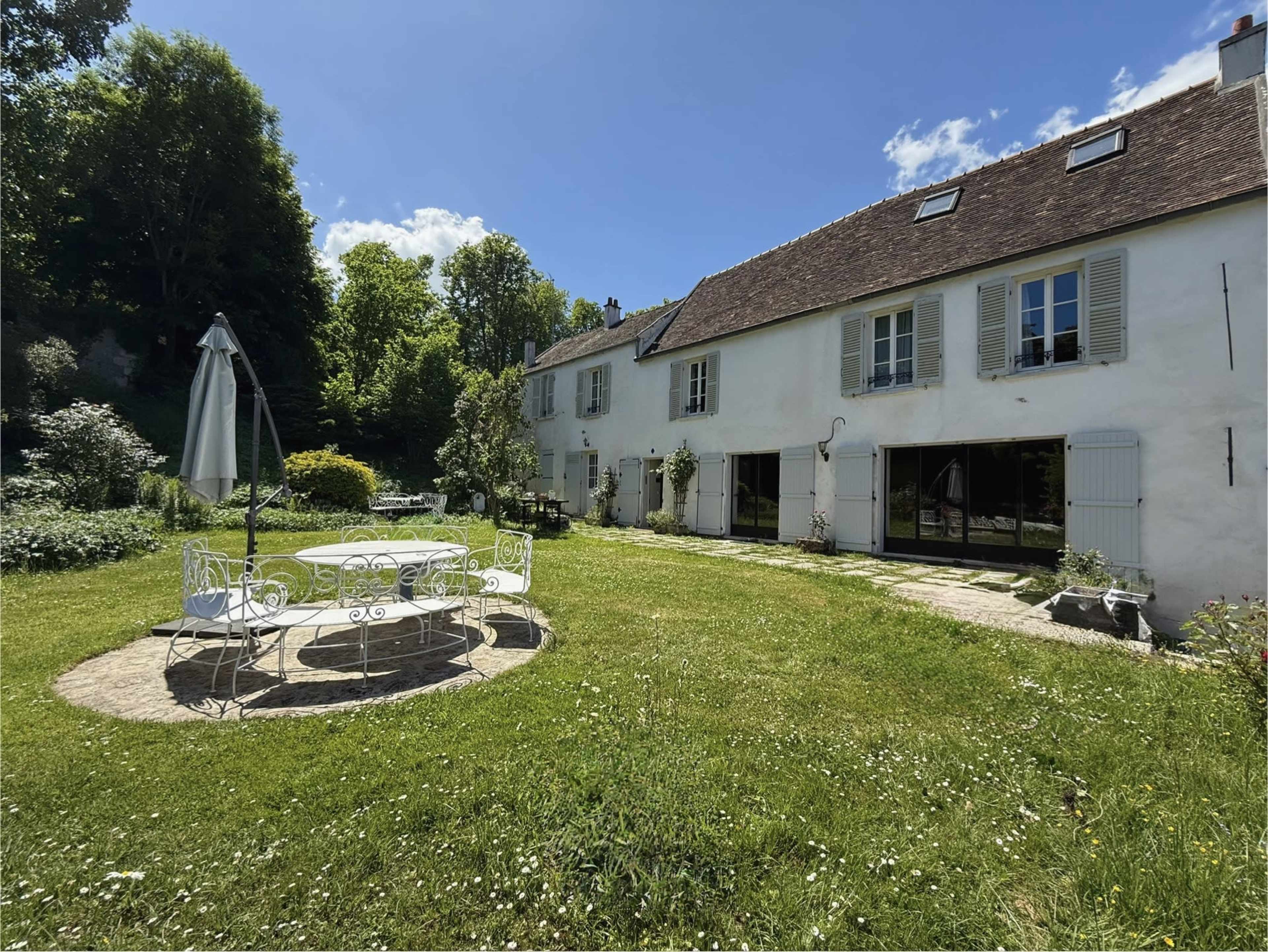 Grande maison de charme avec piscine et forêt privée dans le Vexin ...
