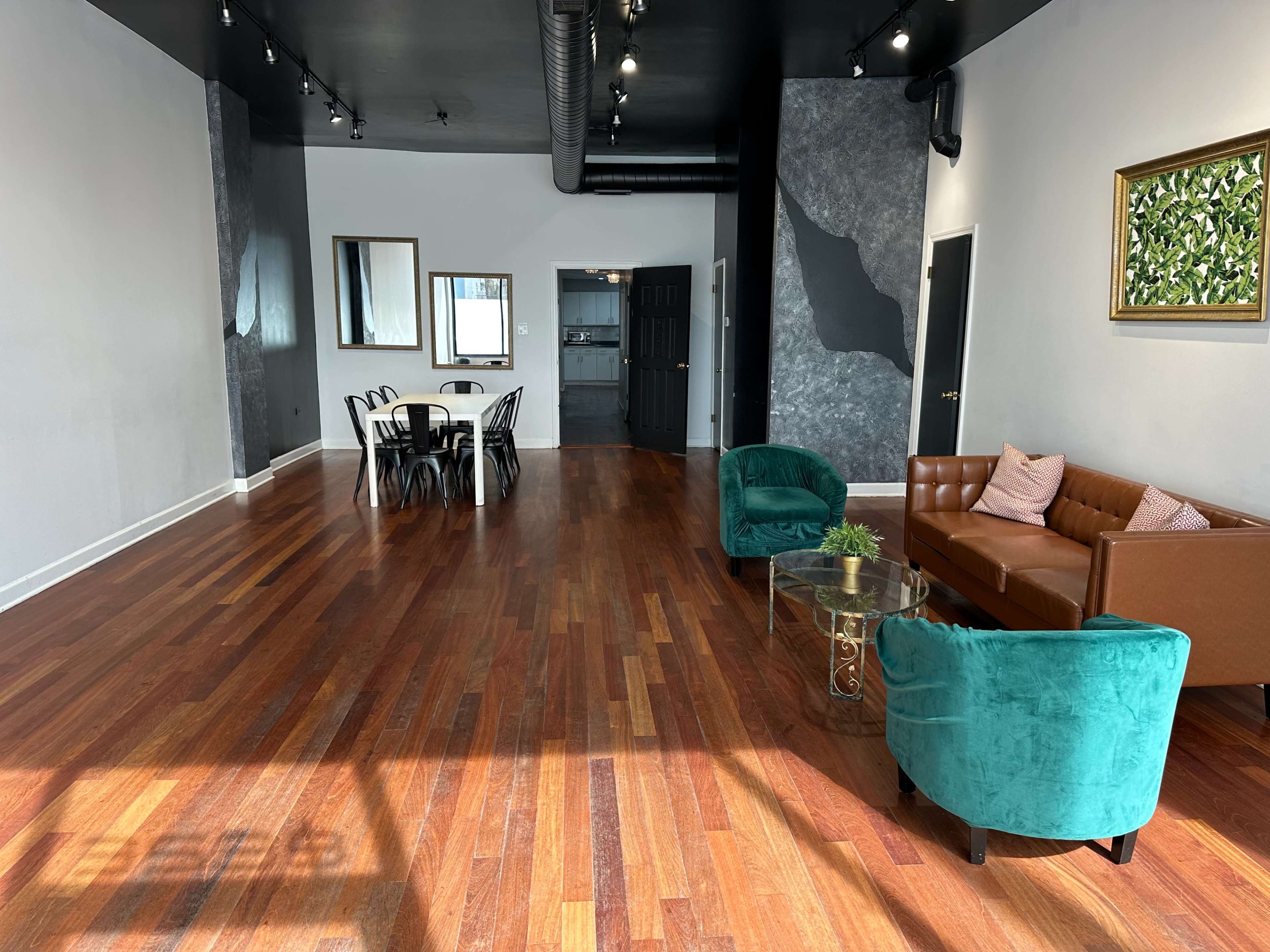Venue 3539 | Unique and Spacious Converted Storefront Loft, Chicago, IL ...