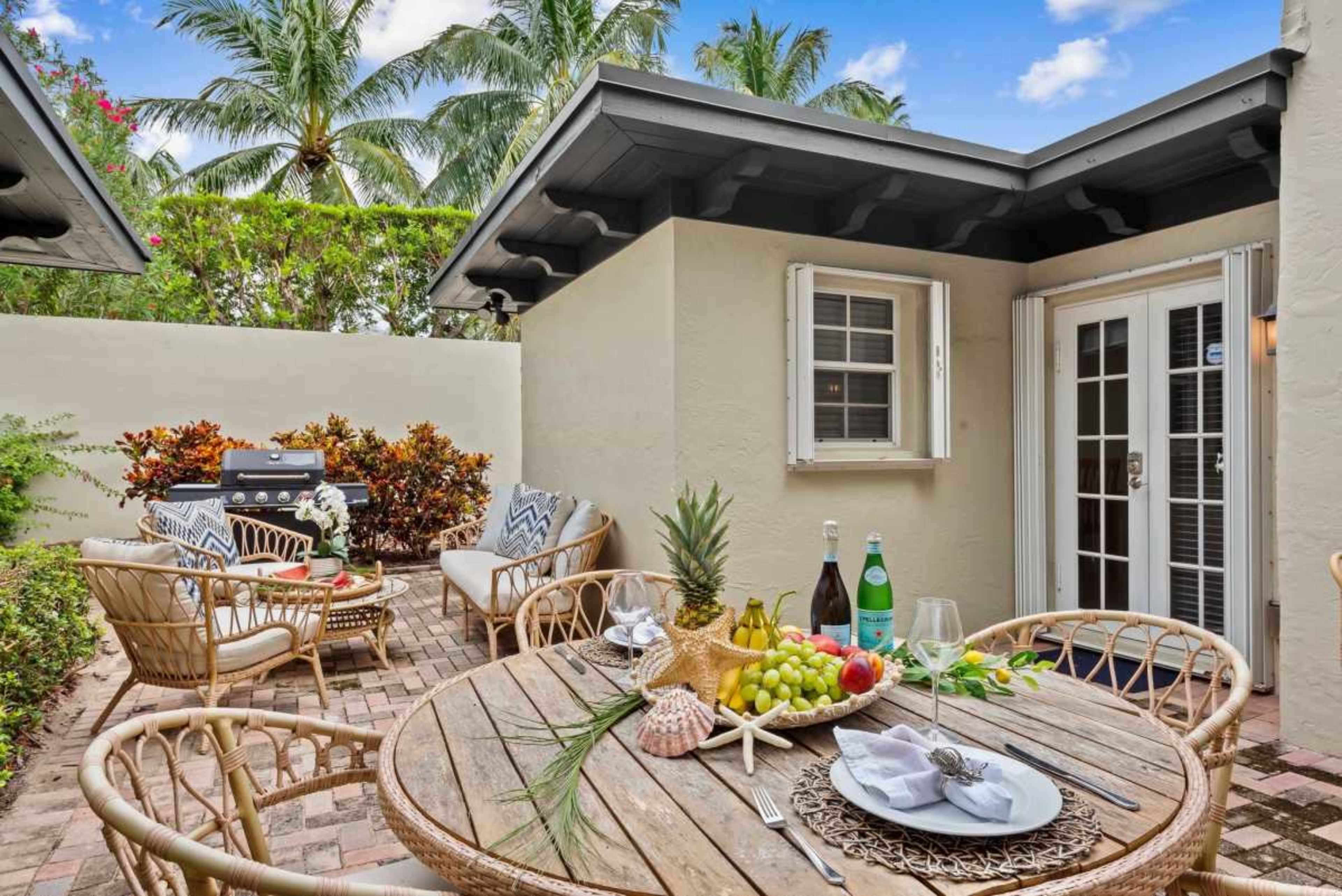 Casa Playa Studios | Earthy, sunny beachside bungalow, Boca Raton, FL ...