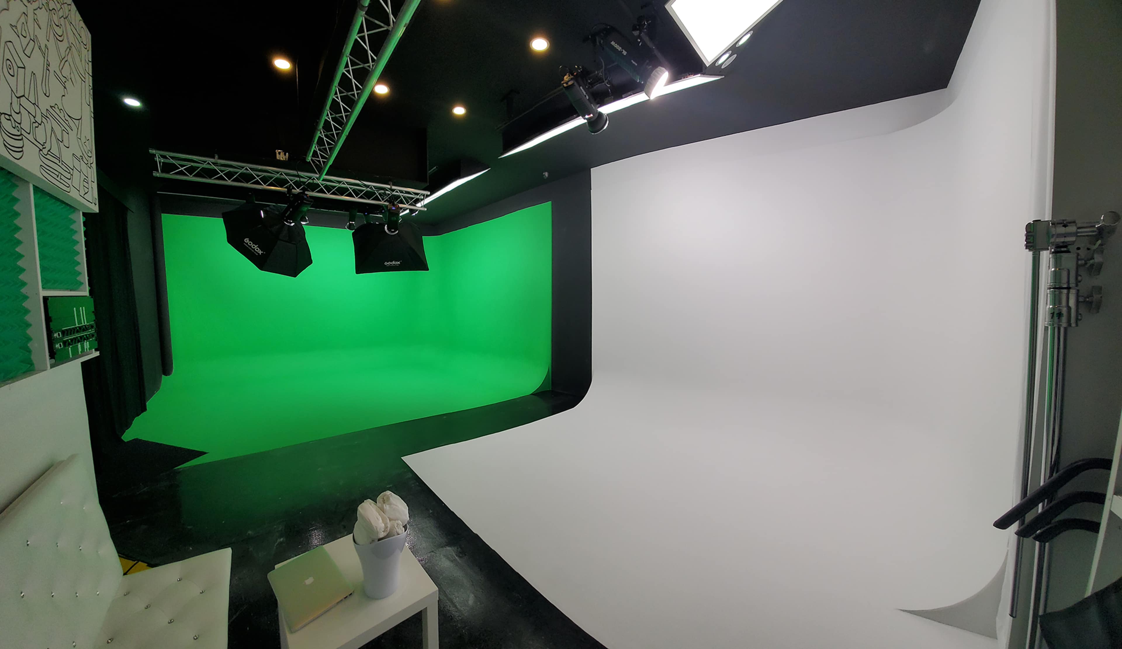 Green&White Studio | Green Screen and White CYC Studio in Bed-Stuy ...