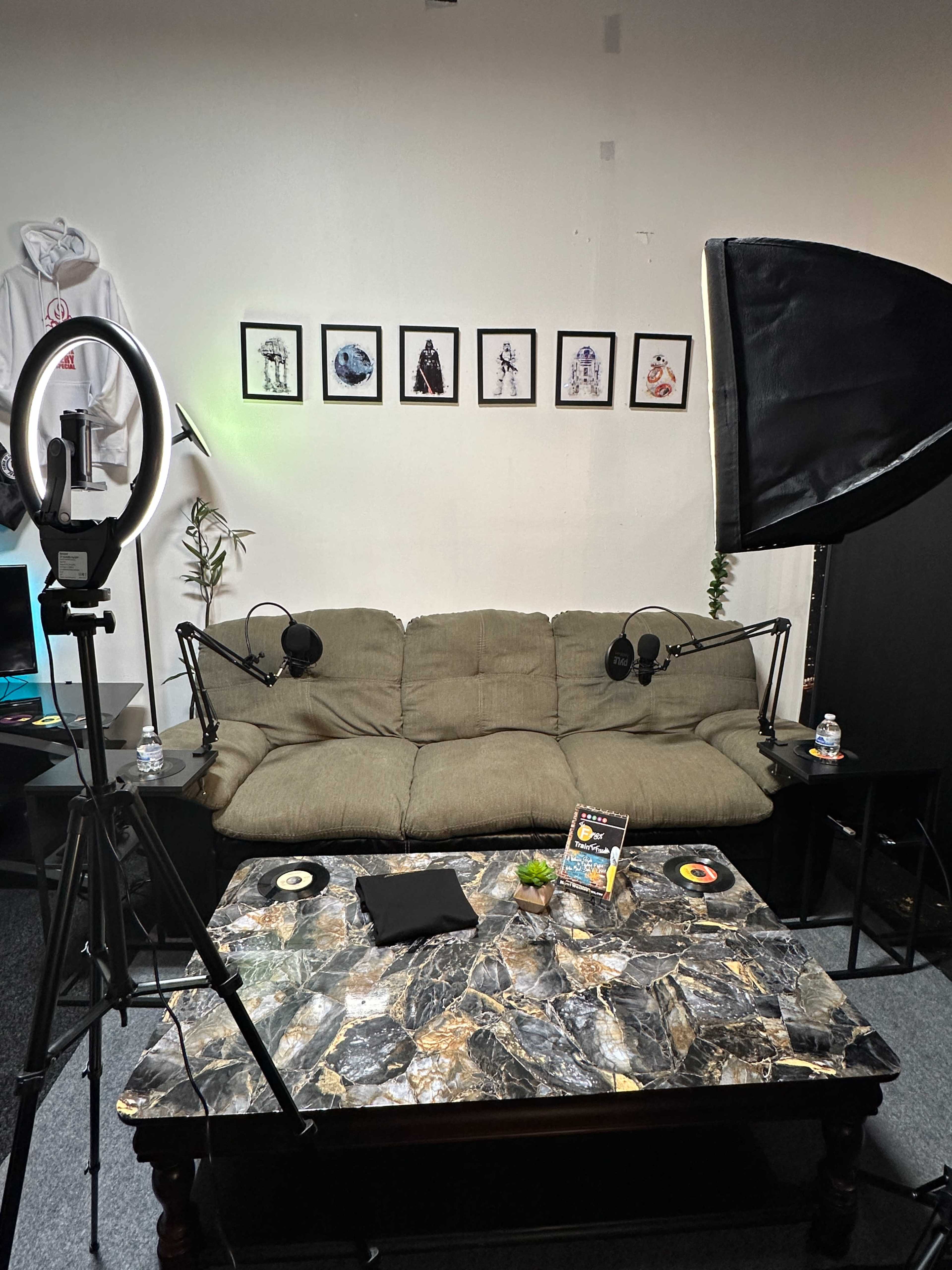 Lounge-Style, Relaxed Podcast Space, Atlanta, GA | Production | Peerspace