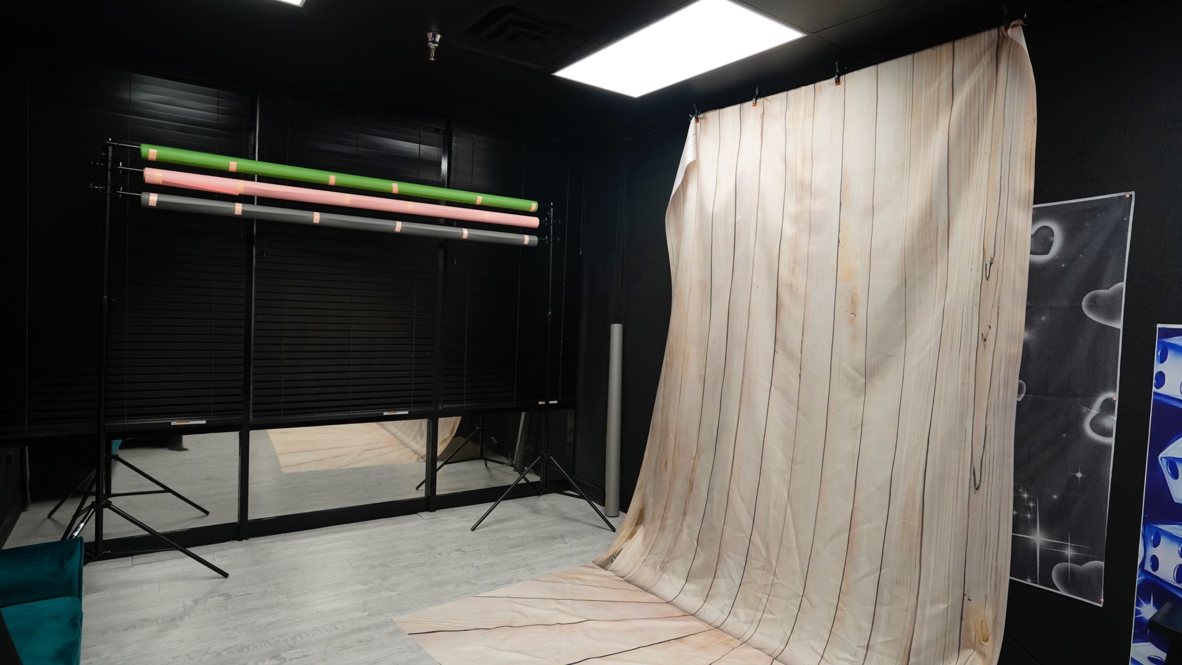 Framed Studios | Portrait Room off the Strip, Las Vegas, NV ...