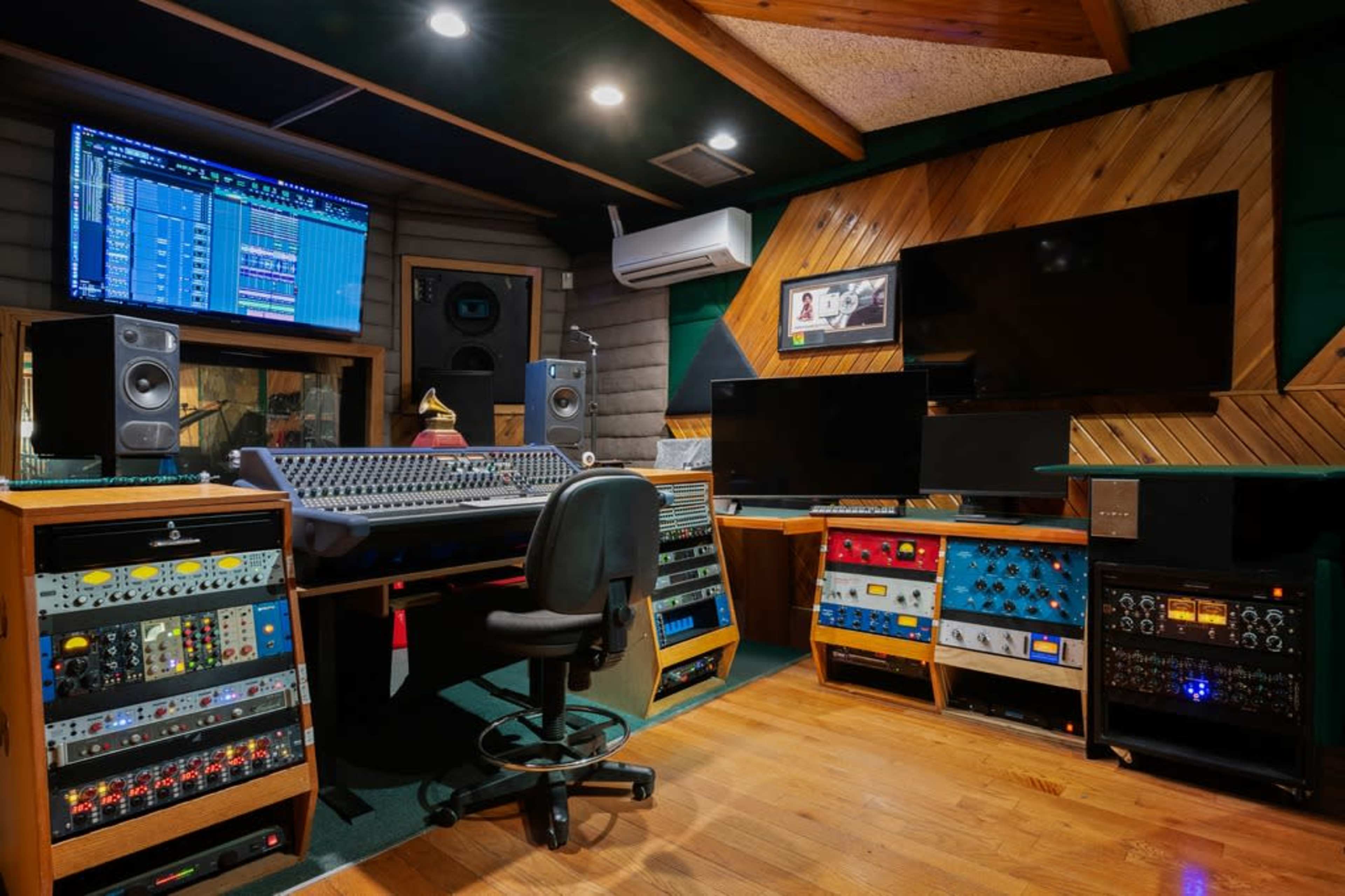 Los Depressos | State of the Art Recording Studio with Large Control ...