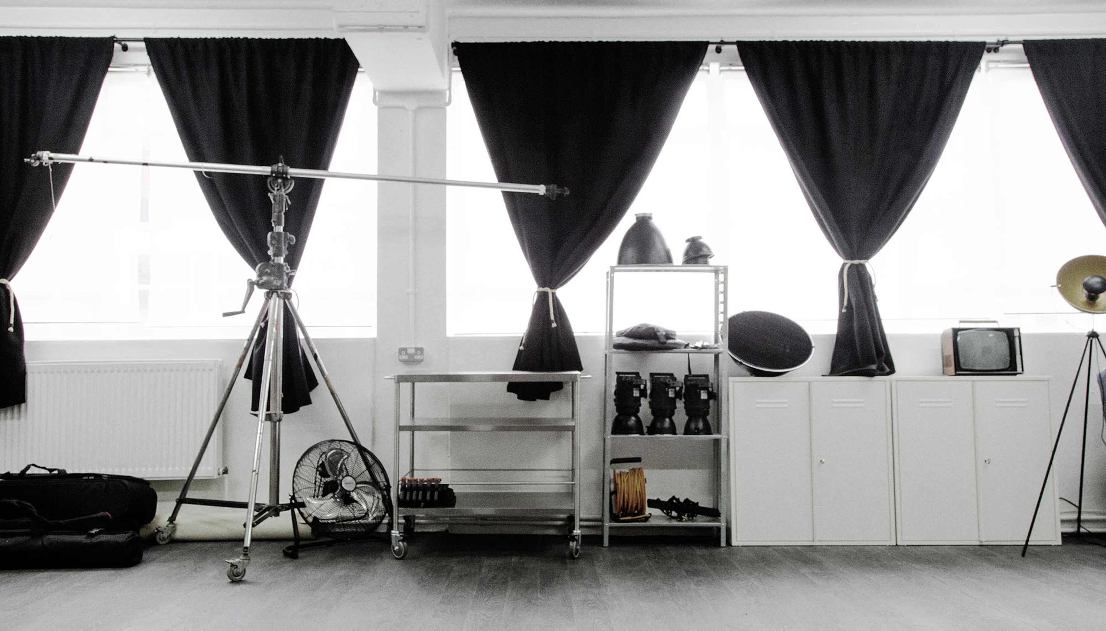 KIMBER STUDIO | Open Plan Converted Warehouse Photography Studio With ...