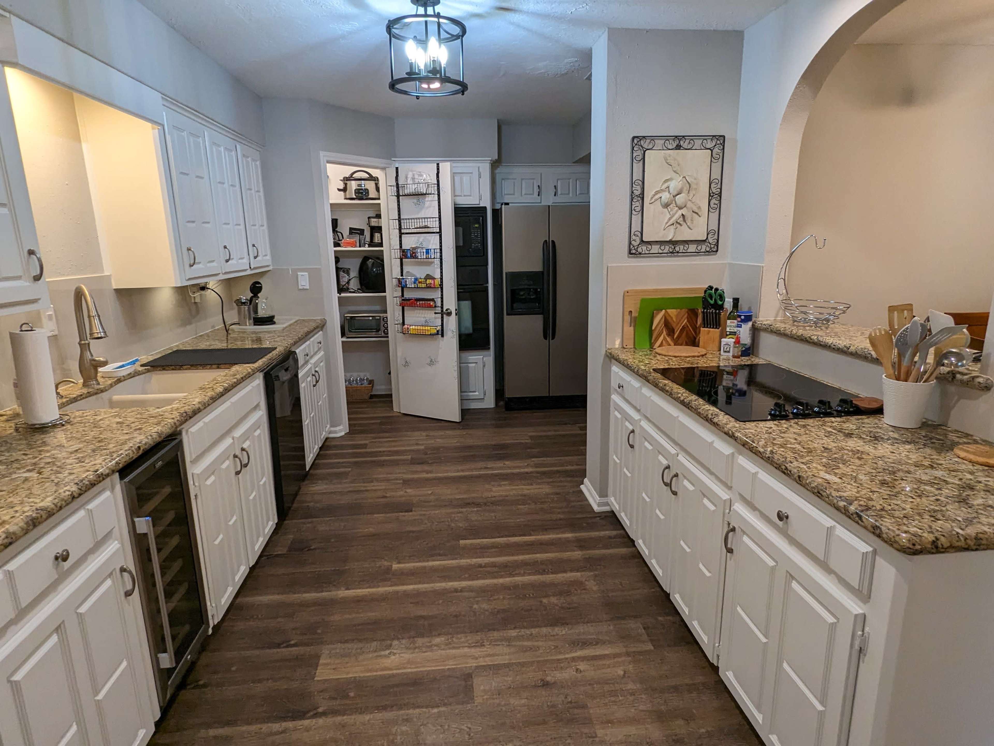 Spacious rooms for cooking, dining and socializing, Montgomery, TX ...