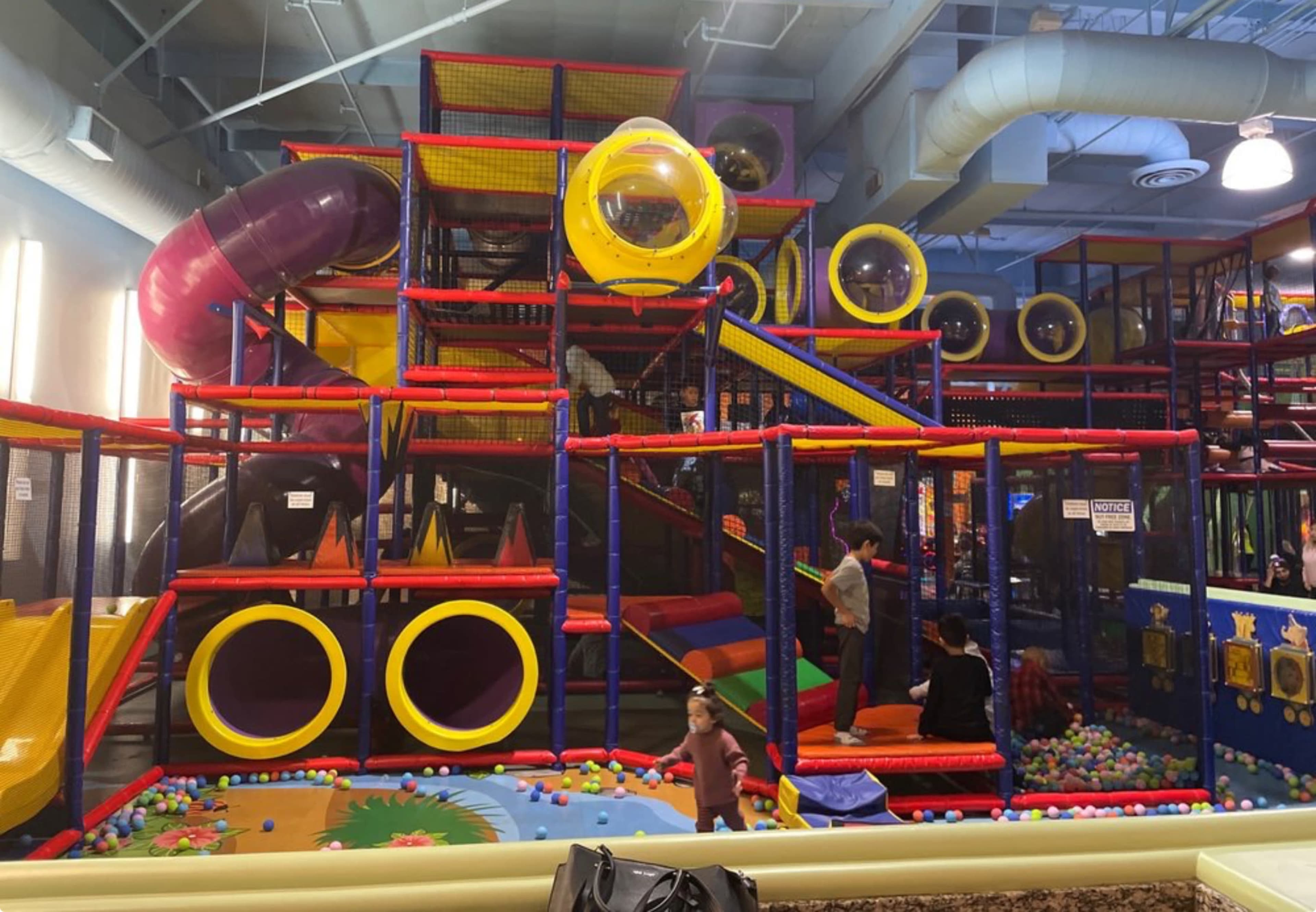 Giant Family Fun Center w/ Arcade & Play Structure, Oak Park, CA ...