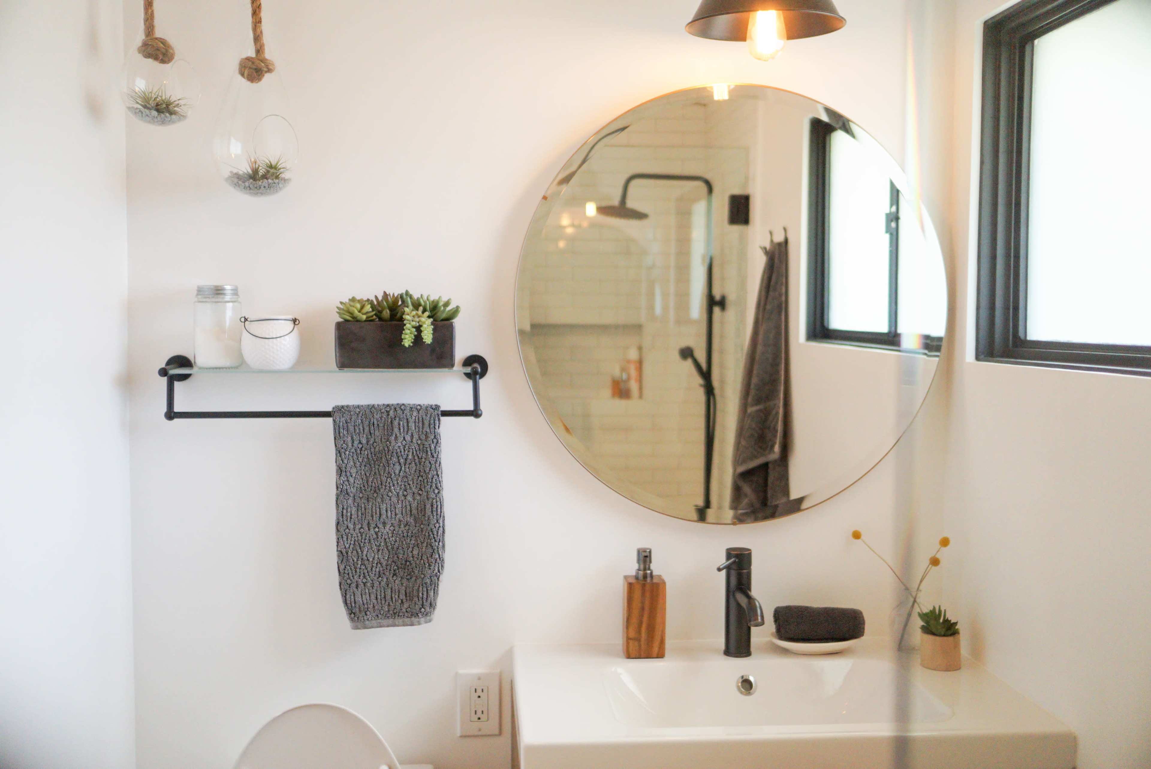 Square One Creative | Mid-century Home with Large Outdoor Space, Long beach, CA | Event | Peerspace