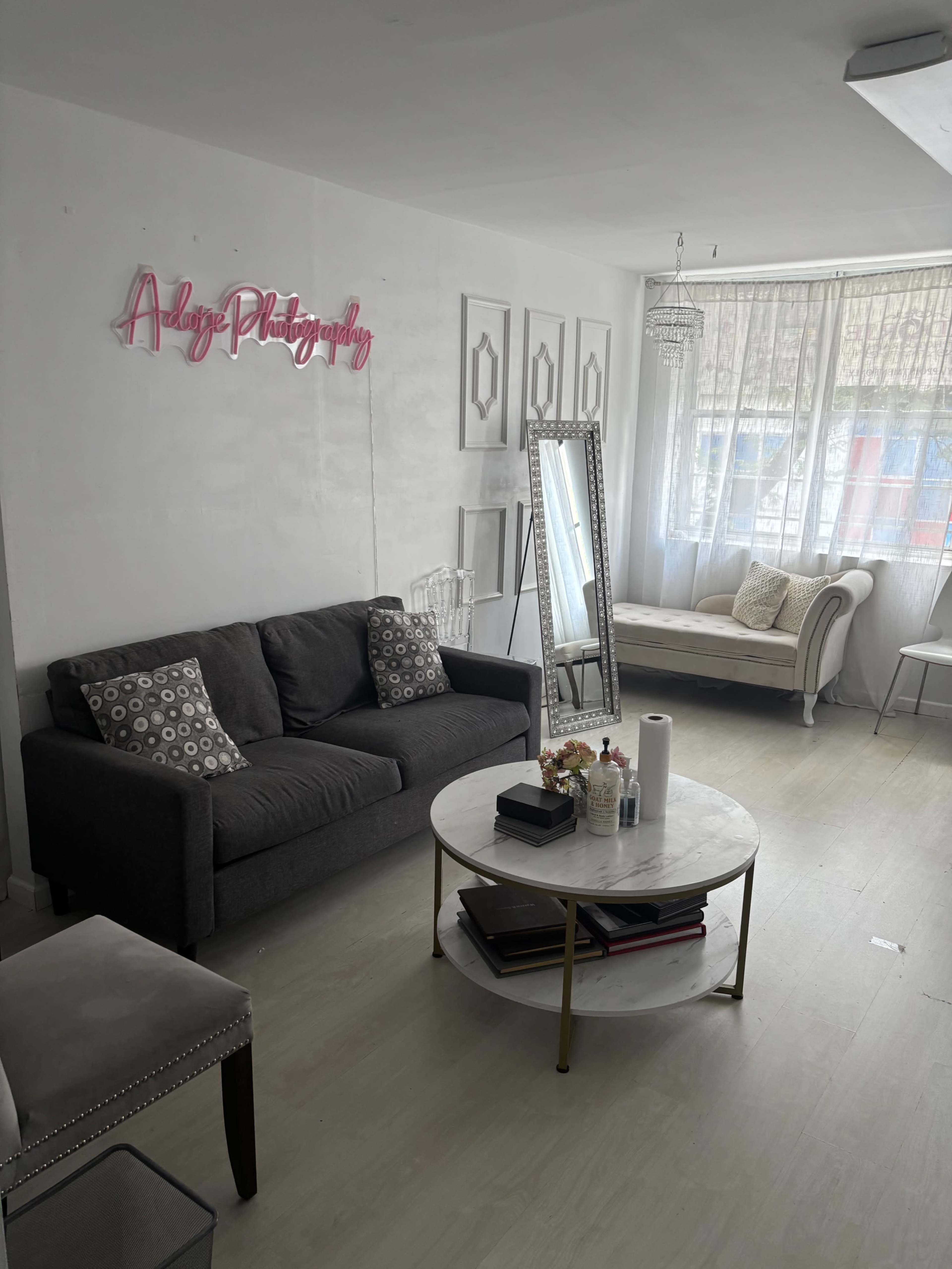 Lifestylephotozz | Chill, Curated Space for Visual Creators, Mt Vernon, NY | Production | Peerspace