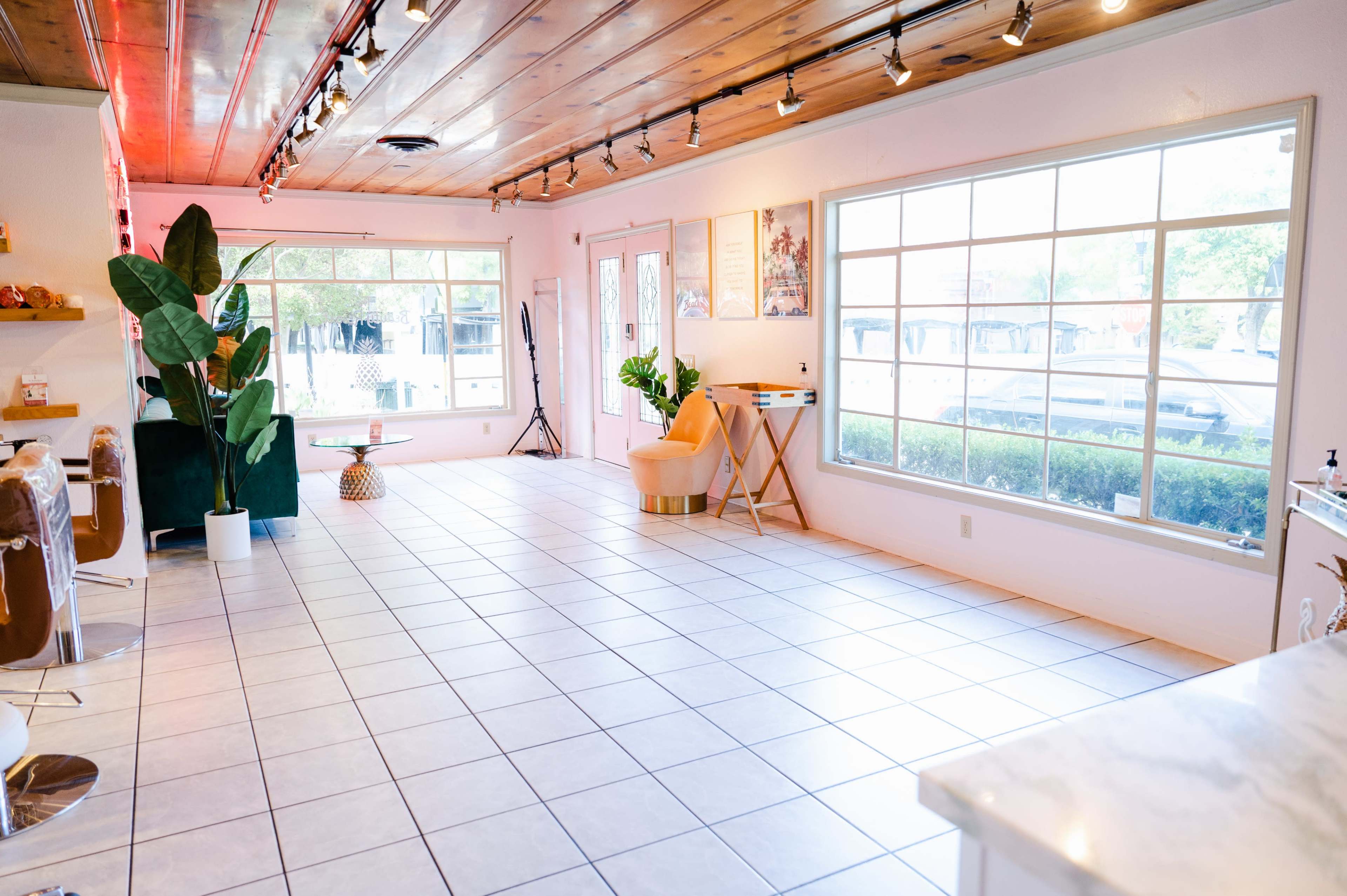 Chic Resort-Inspired Micro Event Space in Saratoga - Great for Bridal ...