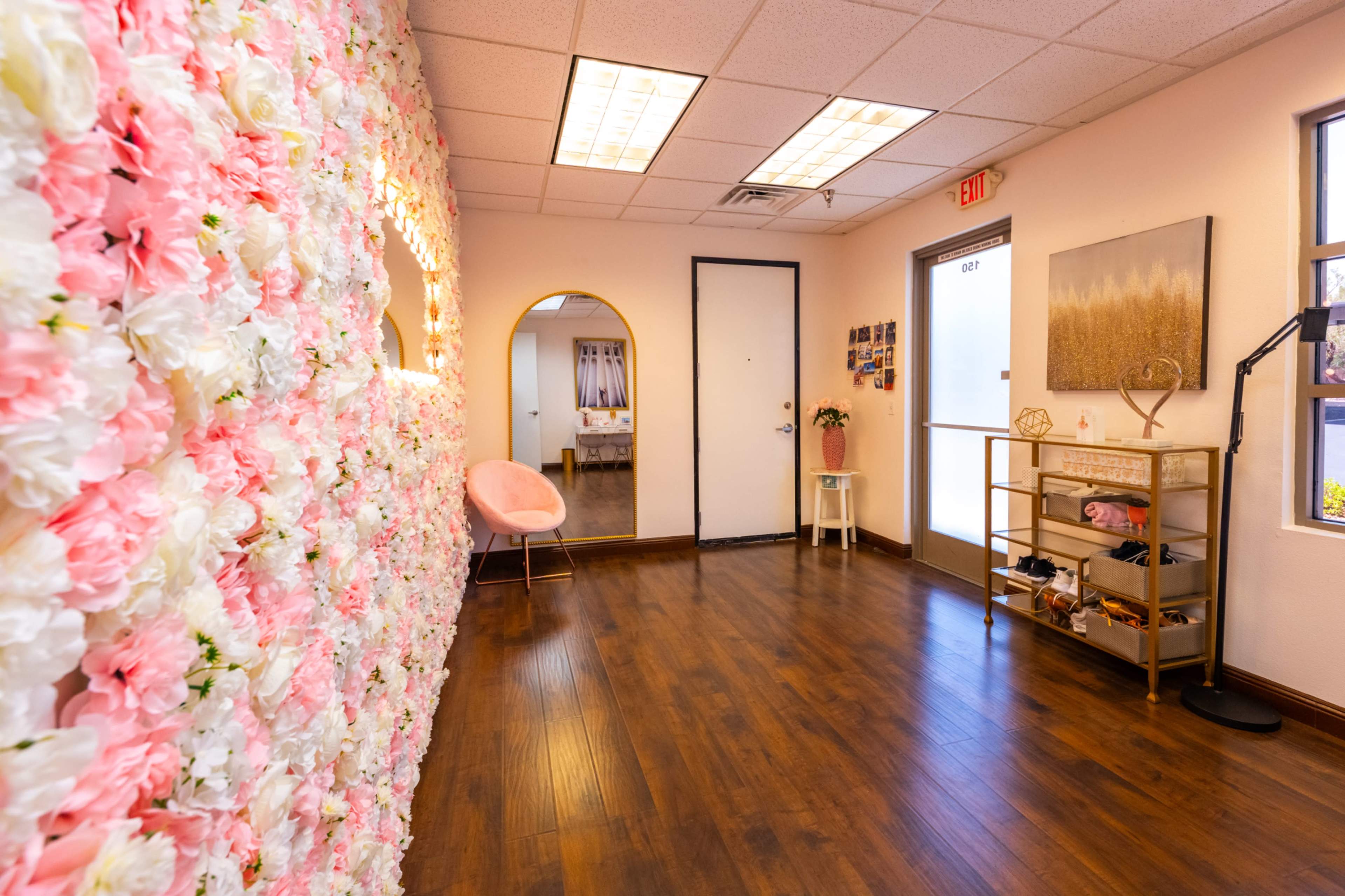 The Stage | Instagram Pink Flower Room for photo shoots, meetings ...