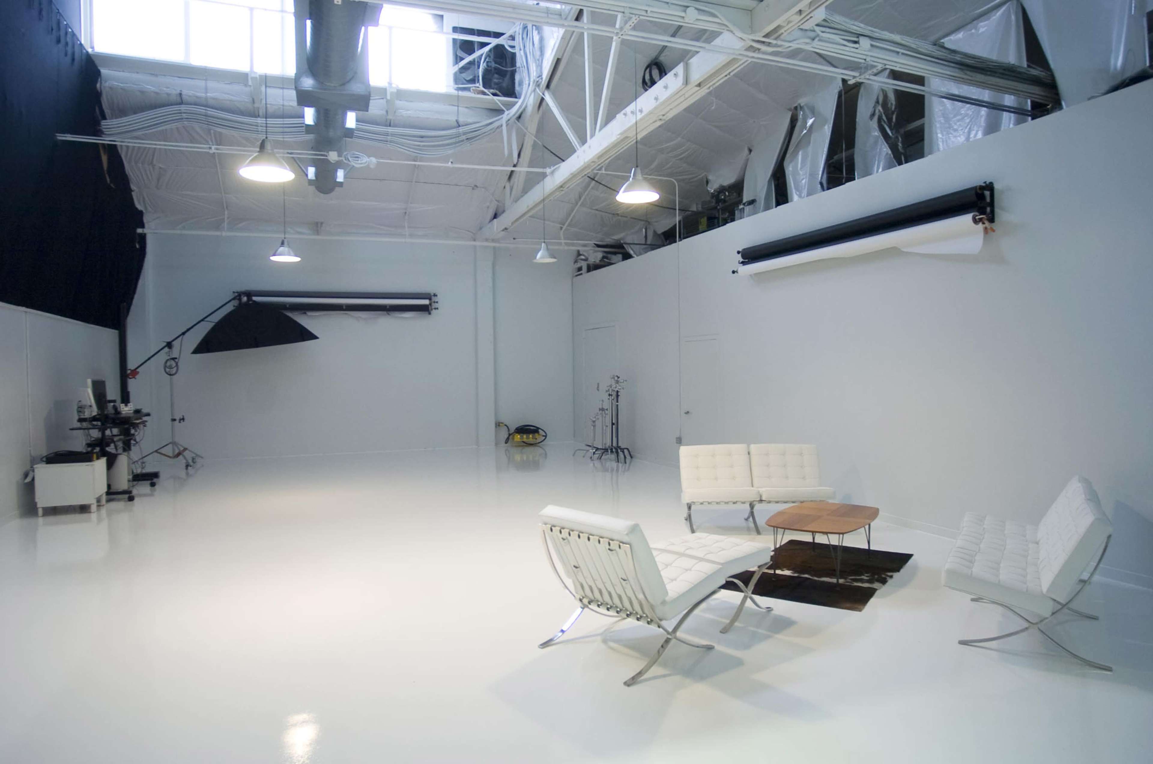 Studio Nemo | “Roomy Modern Studio with Soaring Ceilings in Portland's ...