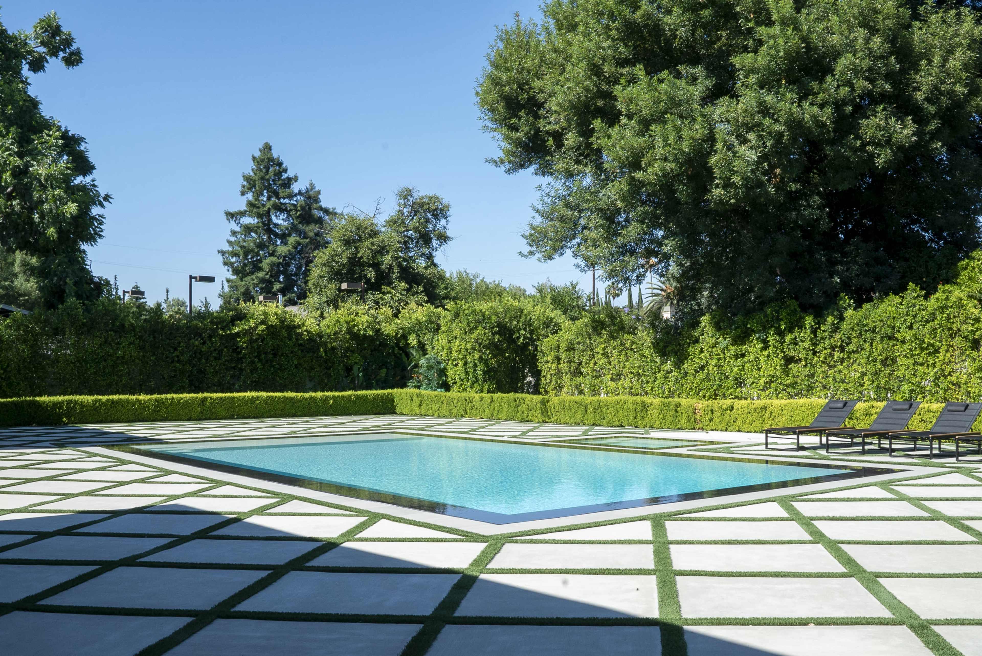 Volka Creative Space | PRIVAT BACKYARD - INFINITY POOL - OUTDOOR GYM ...