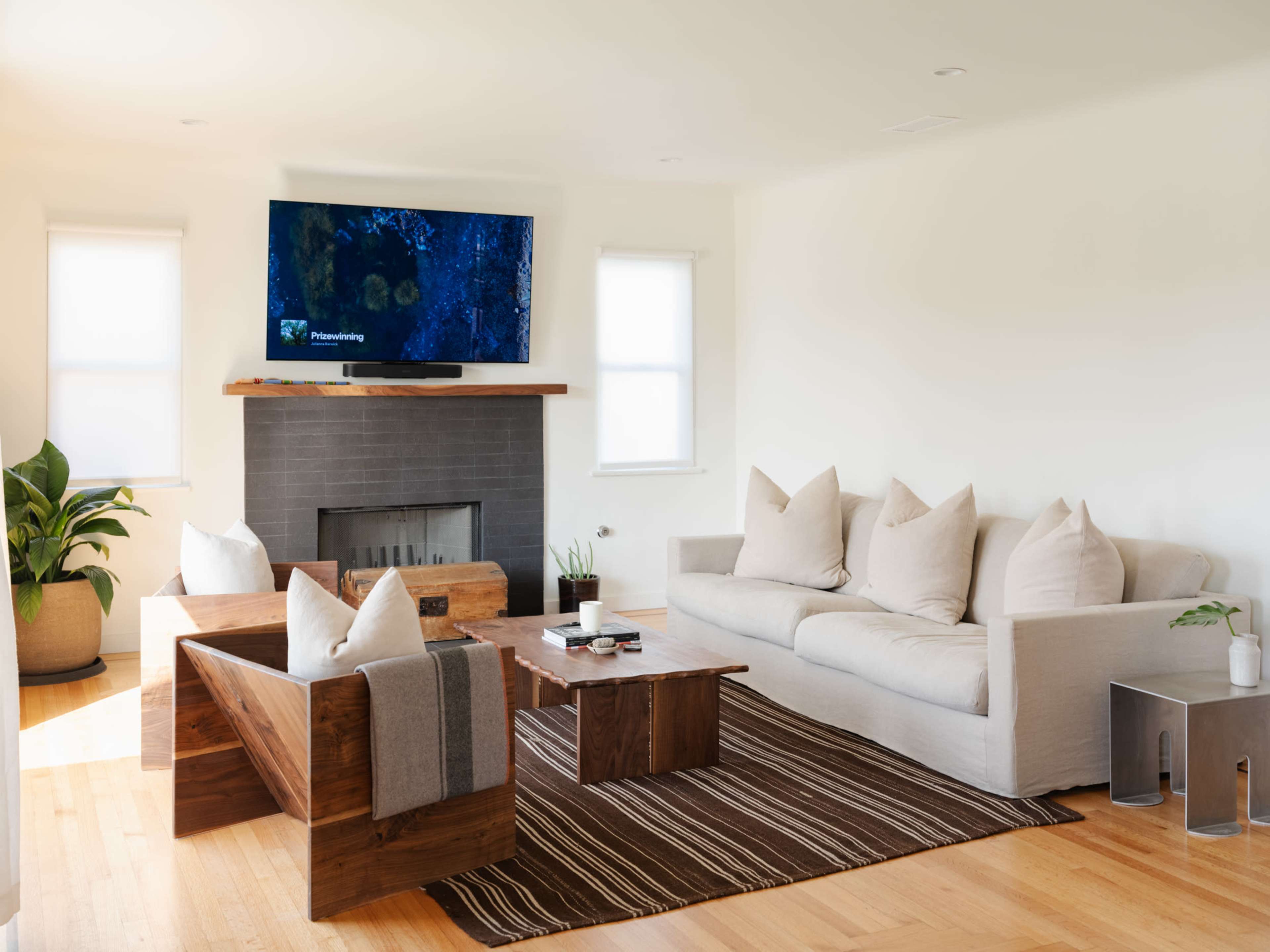 Midtown Golden Hour House, Ventura, CA | Production | Peerspace