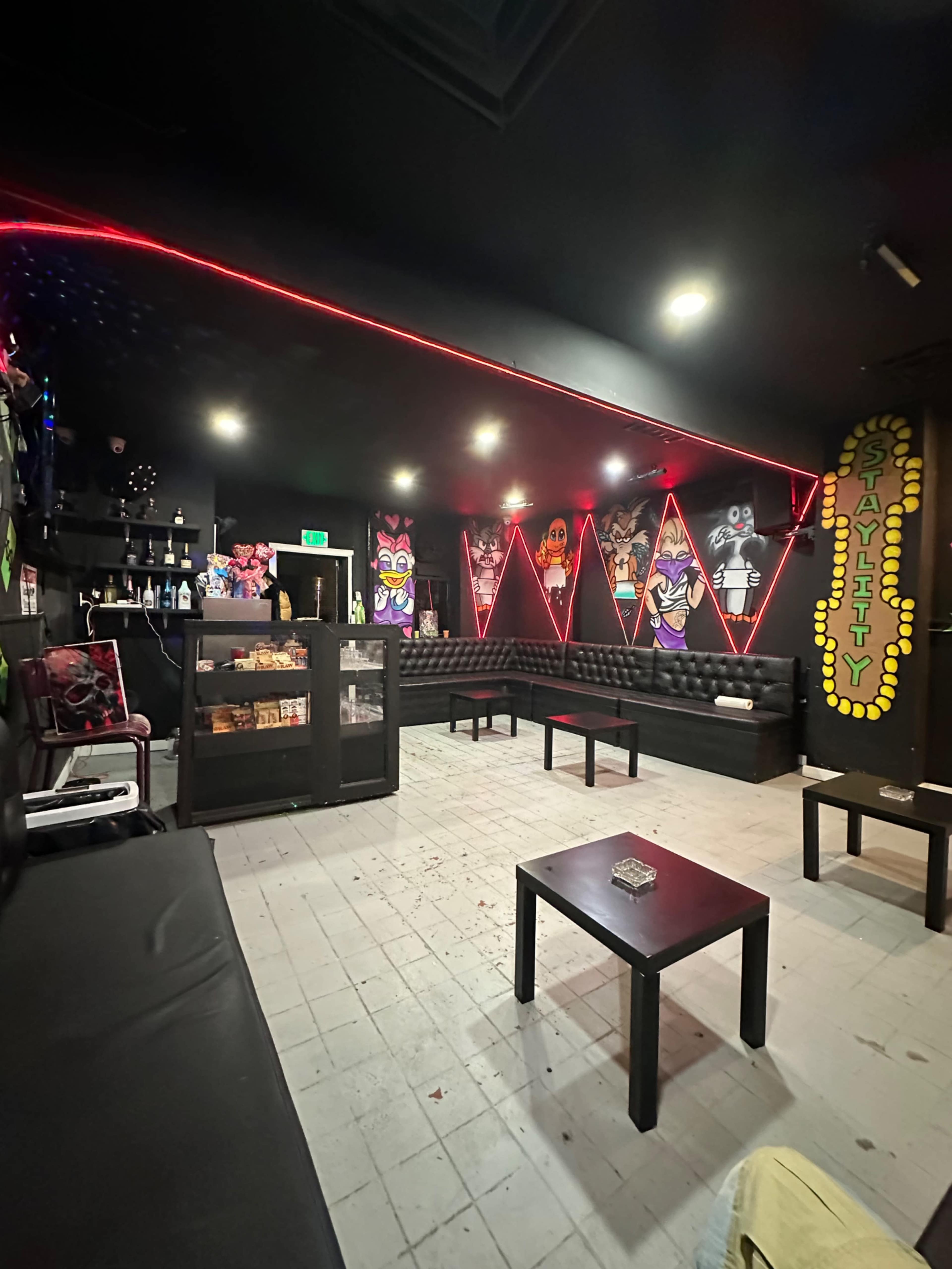 Urban event space with back yard, Glendale, NY | Production | Peerspace