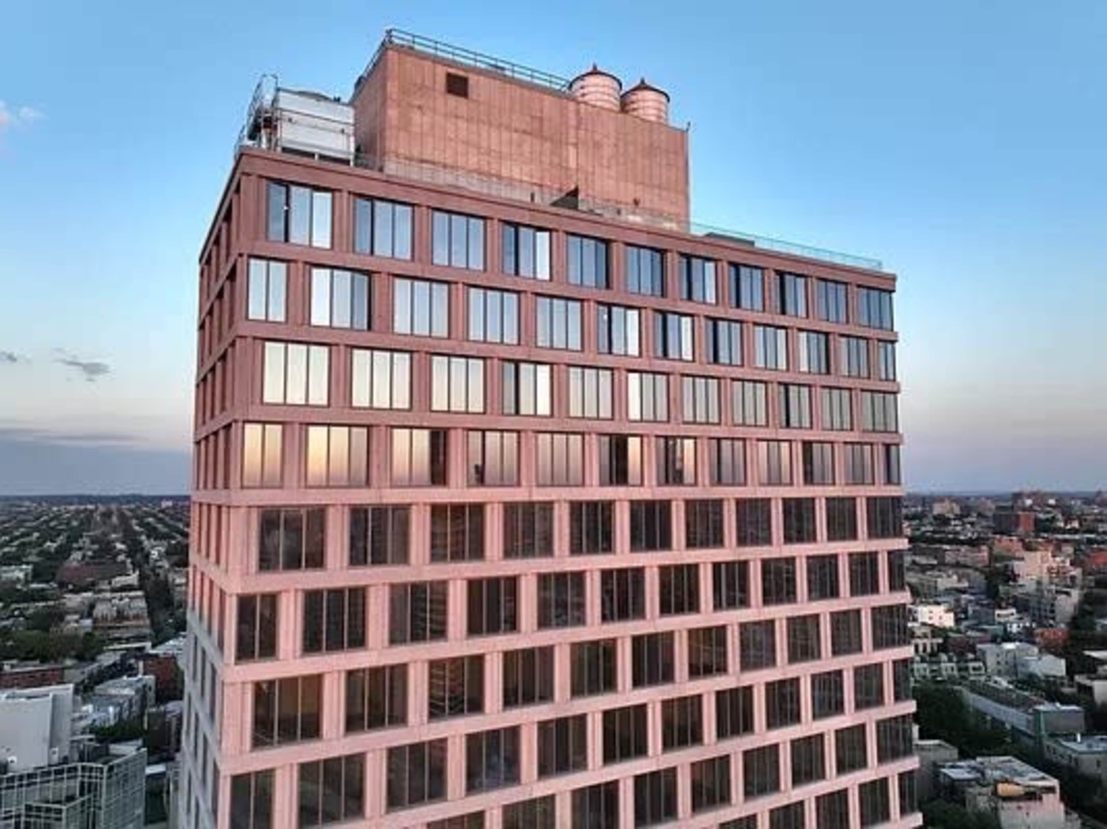 Skyline Luxe: Modern High-Rise with Stunning Views, Brooklyn, NY | Off ...