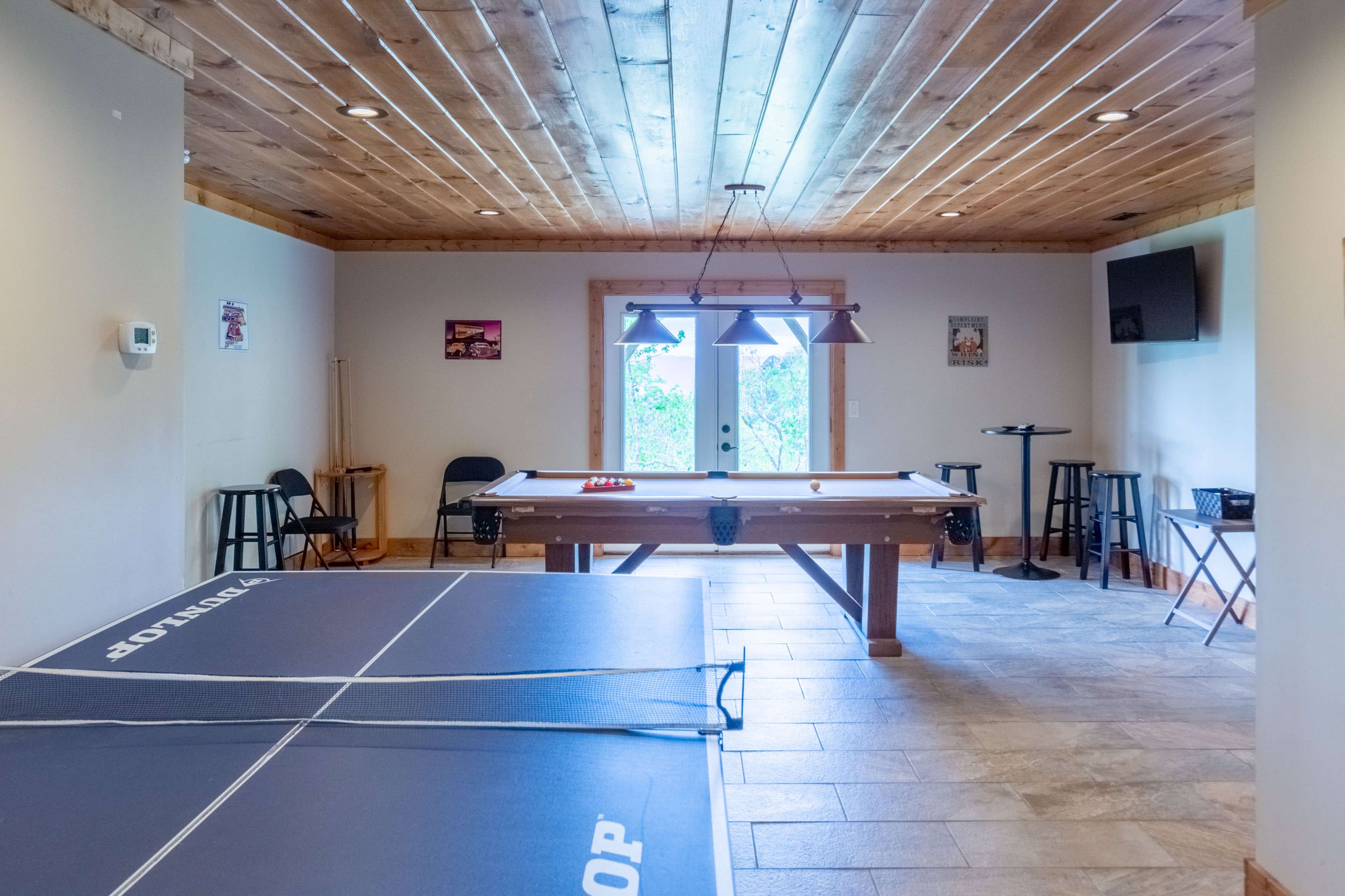 Cozy Cabin Retreat in Great Smoky Mountains, Franklin, NC | Off-Site ...