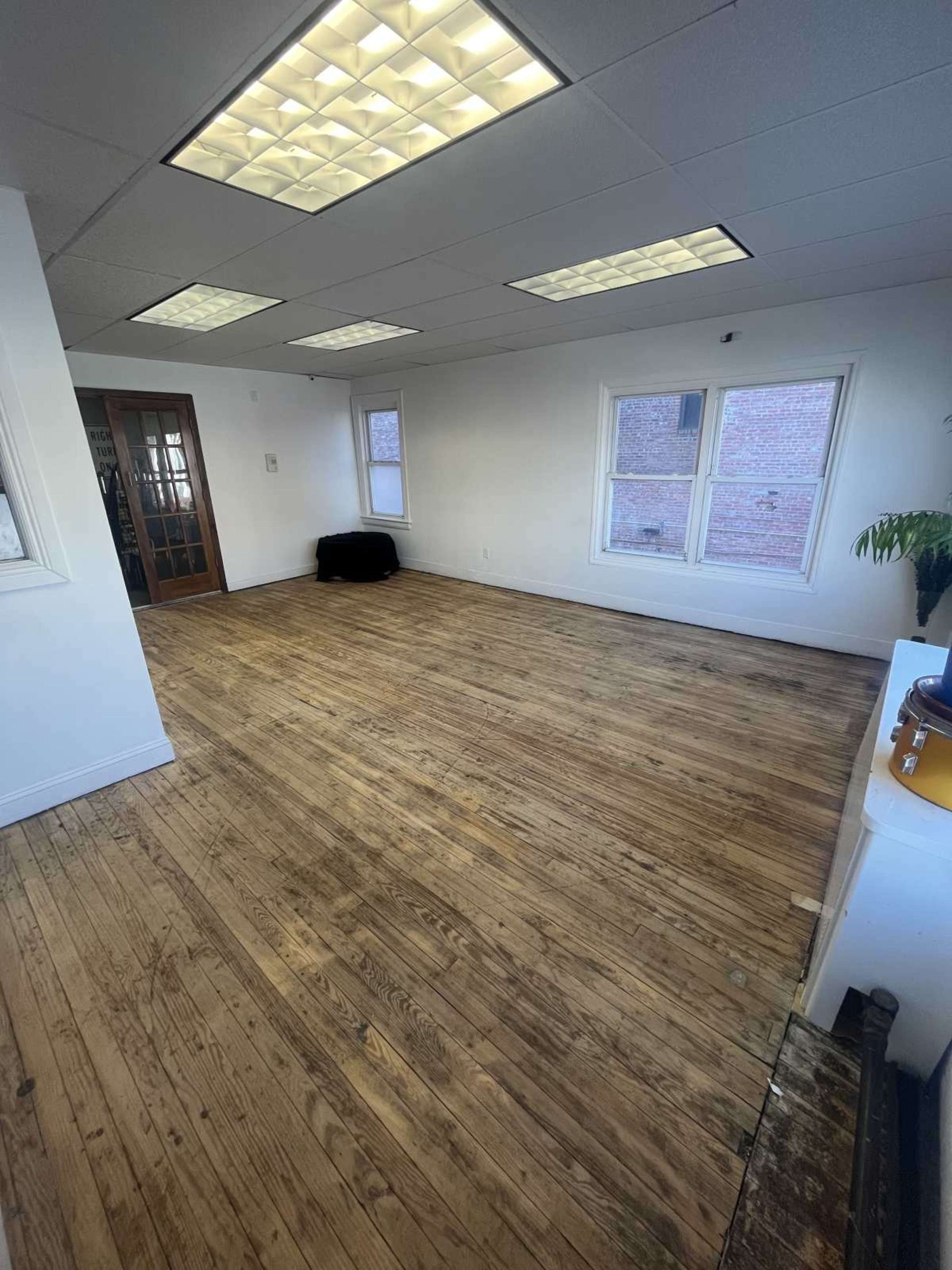 Southeast Queens 2nd Floor - Earthy Art Studio, Queens Village, NY ...