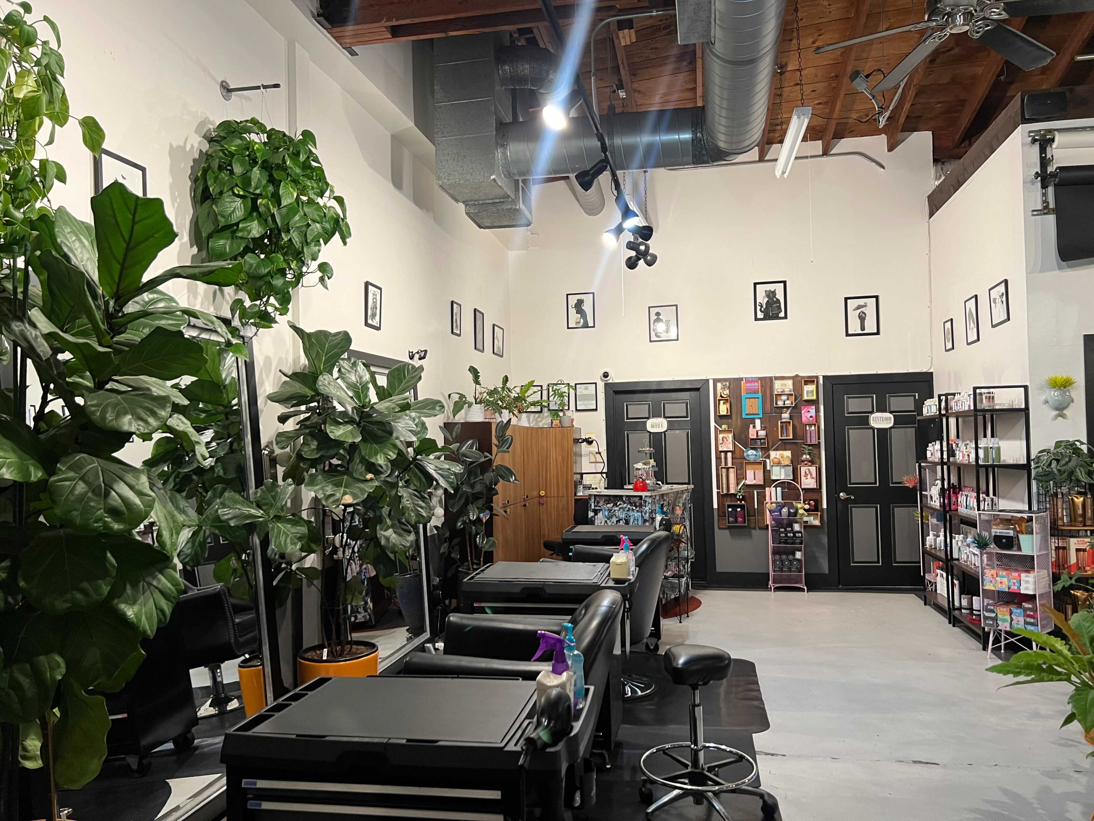 Burbank's Artistic Loft: Creative Studio & Salon for events, classes, film, & photoshoots ...