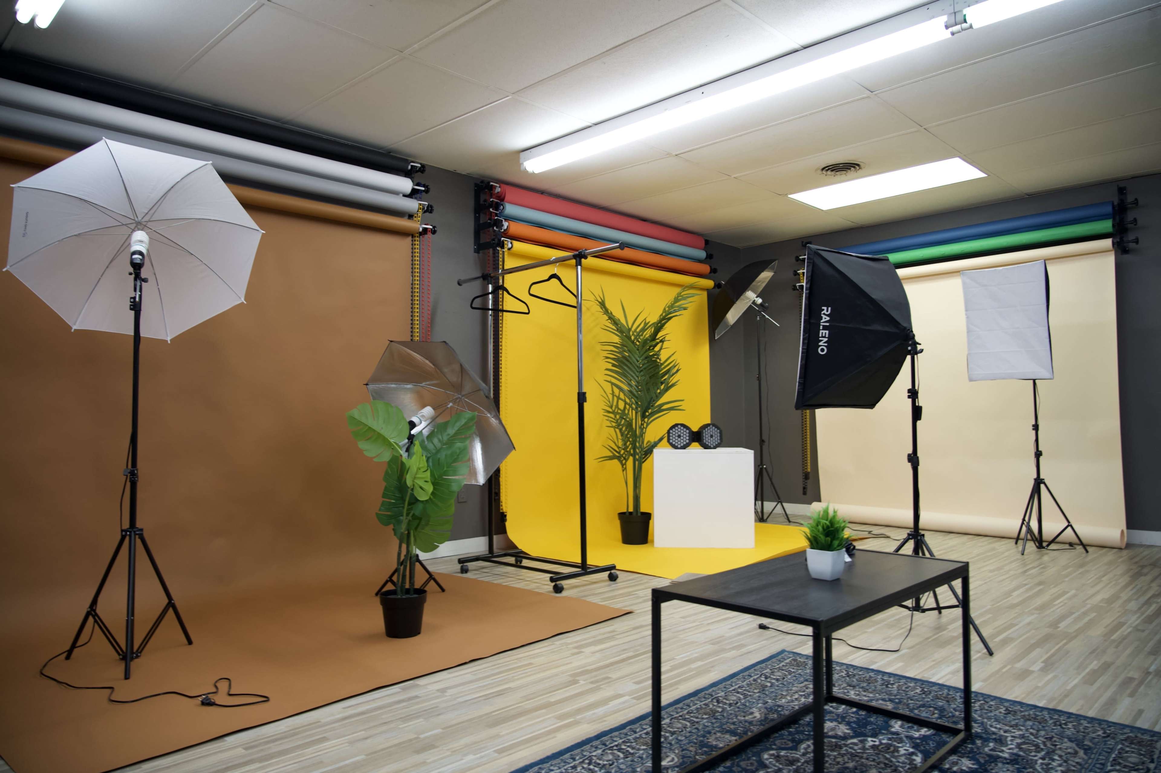 NEW Dallas Studio Warehouse (Projector, Lasers, Photo Studio, Video ...