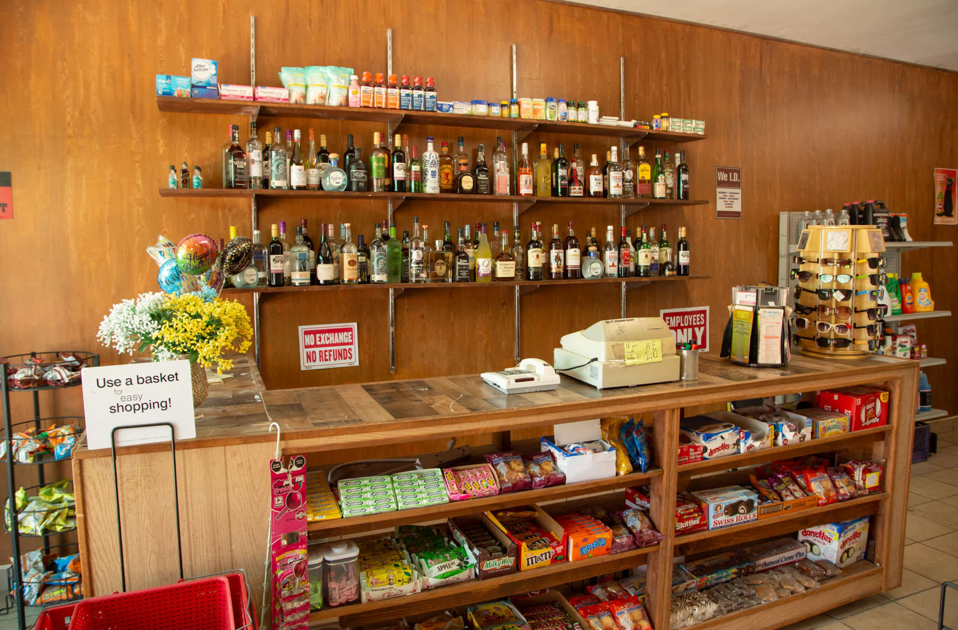 Liquor Store Set | Retro Convenience / Liquor Store Set, North ...