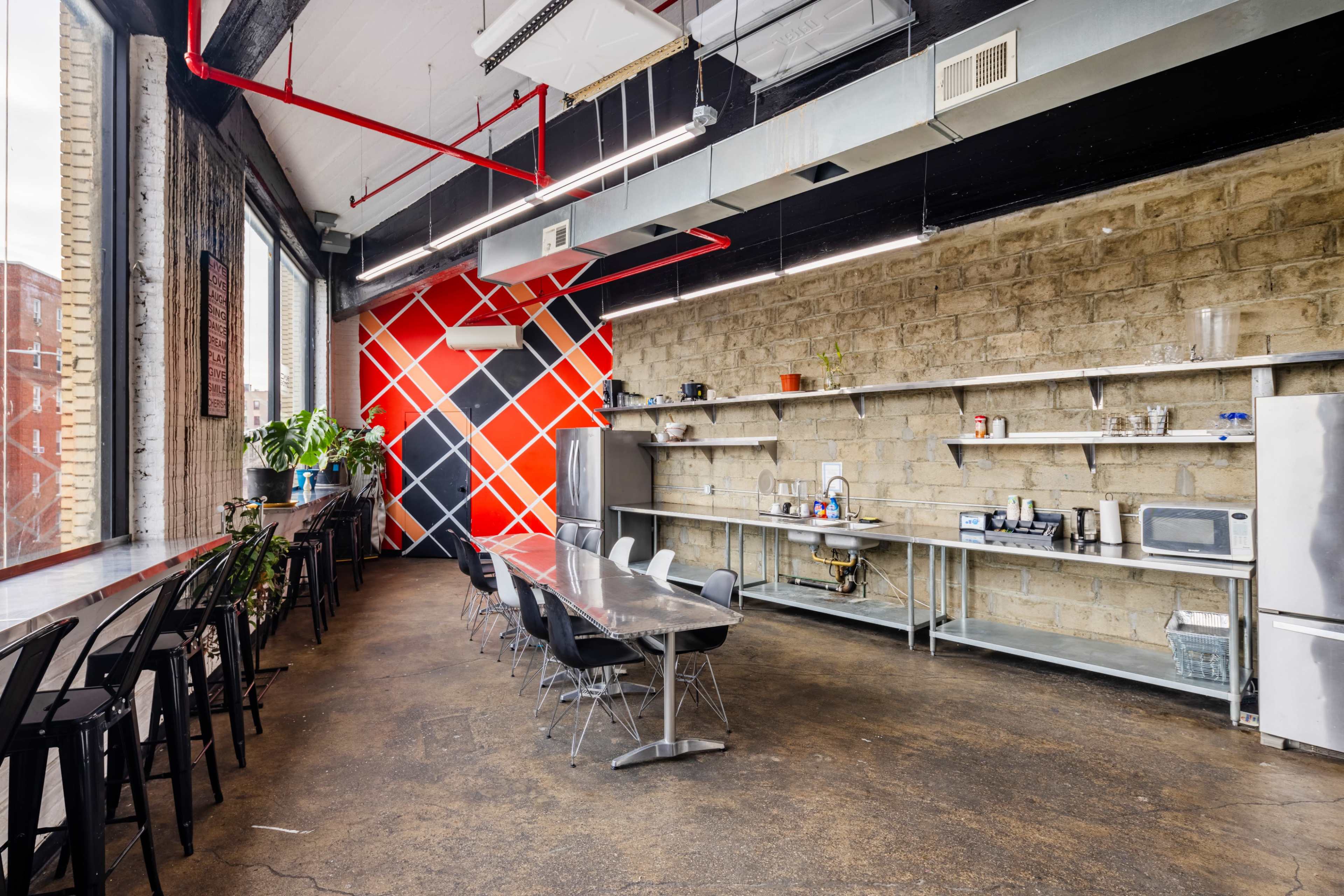 BKLYN Commons The Washingtom room, Open spacious meeting room with ...