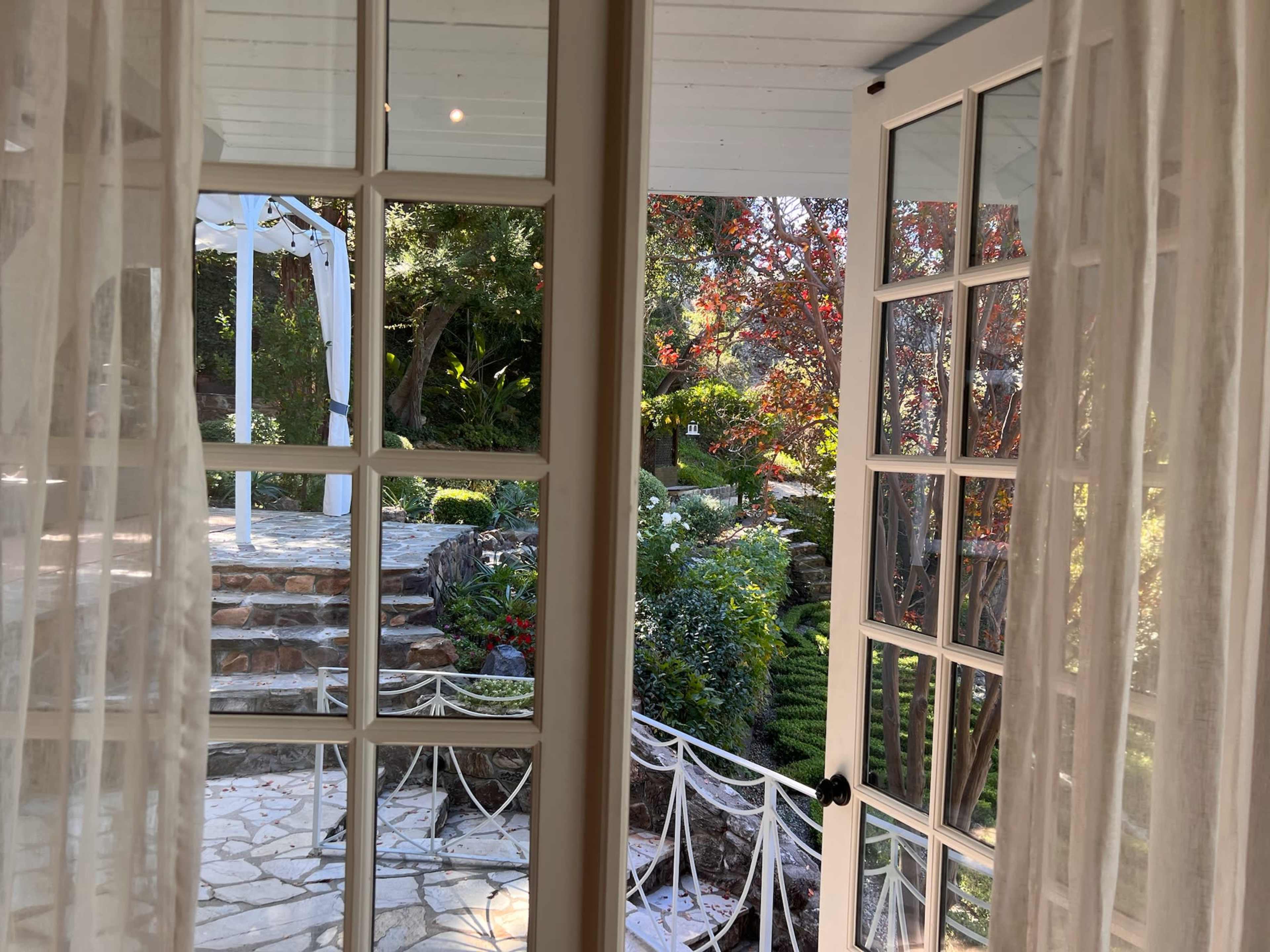 European Style Lake House with large rustic garden, boat and dock ...